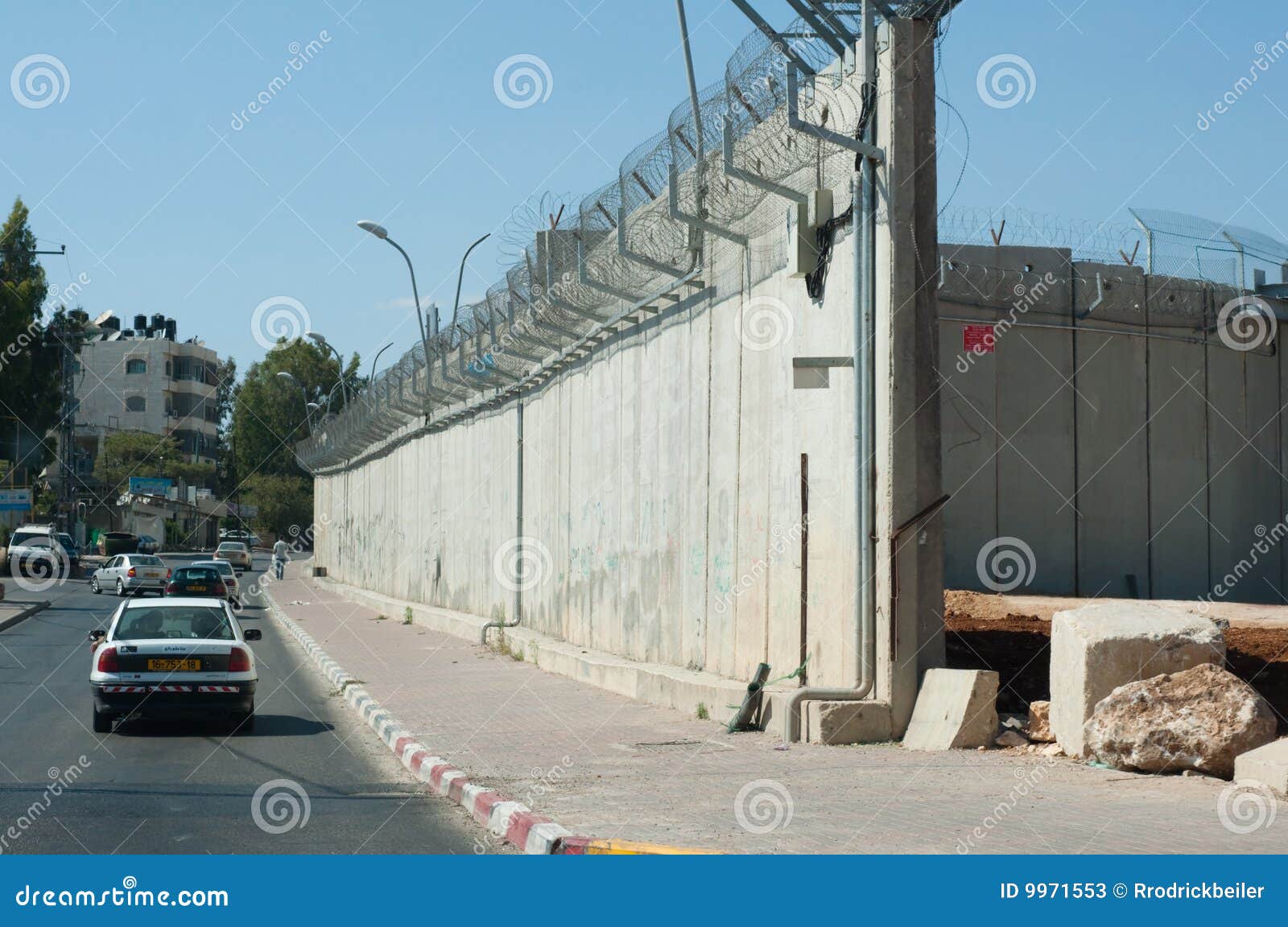 Israeli Separation Wall editorial stock photo. Image of guard - 9971553