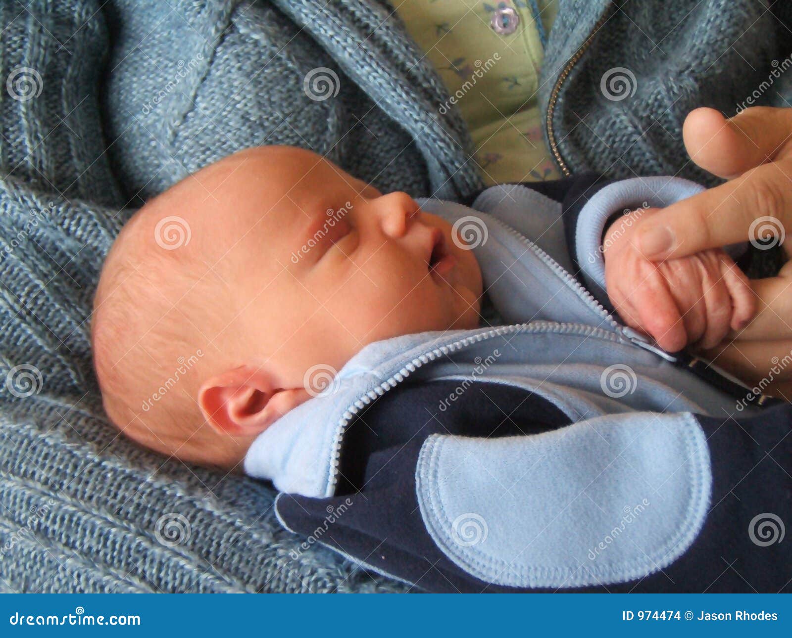 Issac 0004 foto de archivo. Imagen de seguridad, bebé, newborn - 974474