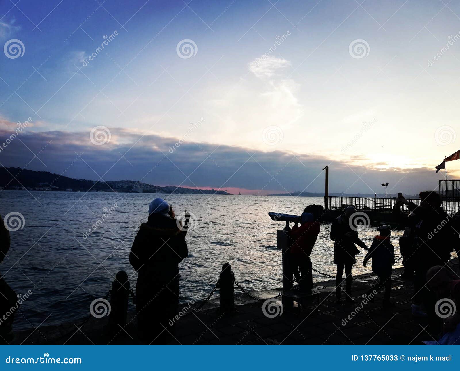 Istanbul editorial stock photo. Image of bosfor, infort - 137765033