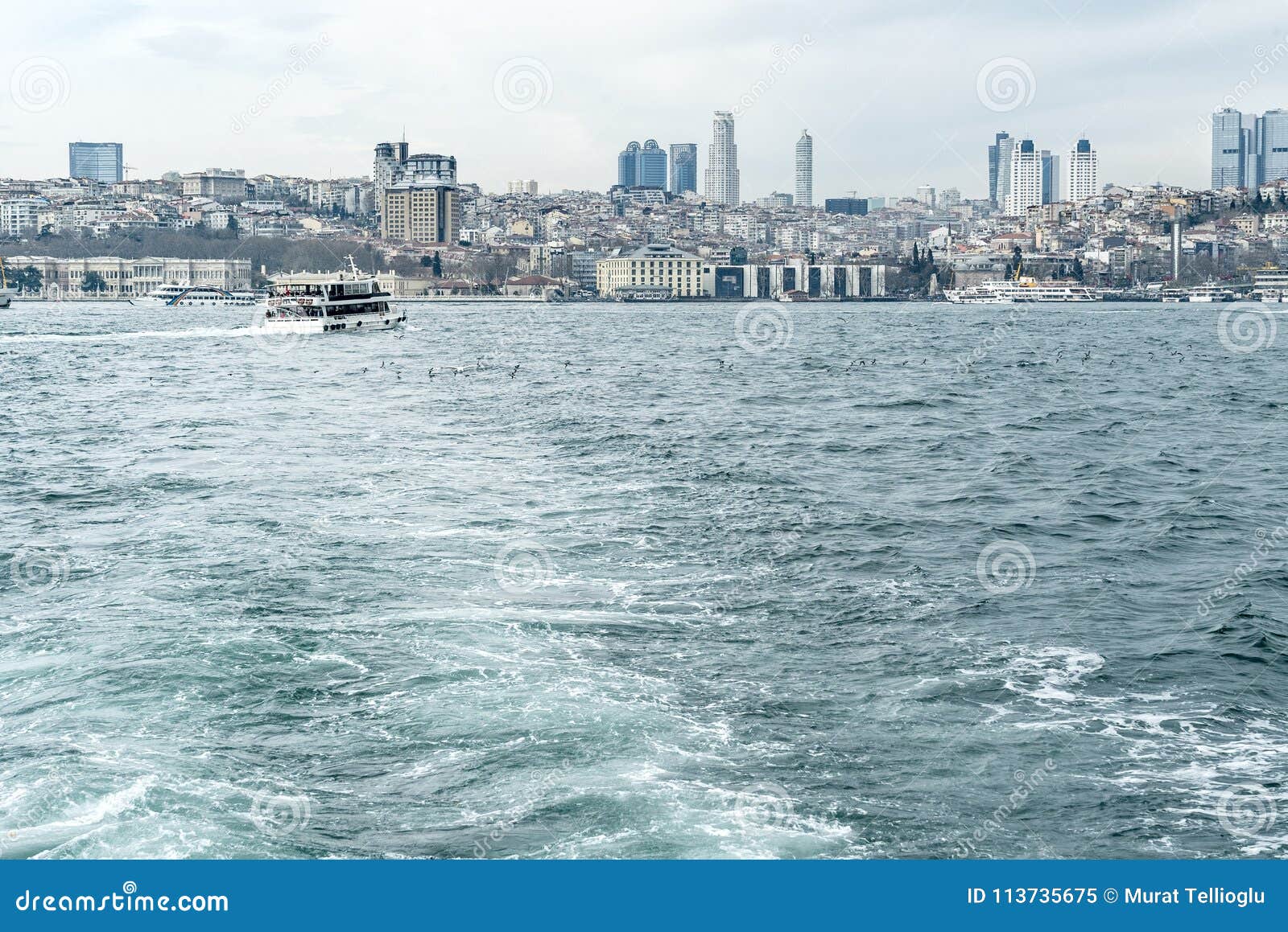Istanbul-bosphorus Meer stockbild. Bild von schön, küste - 113735675