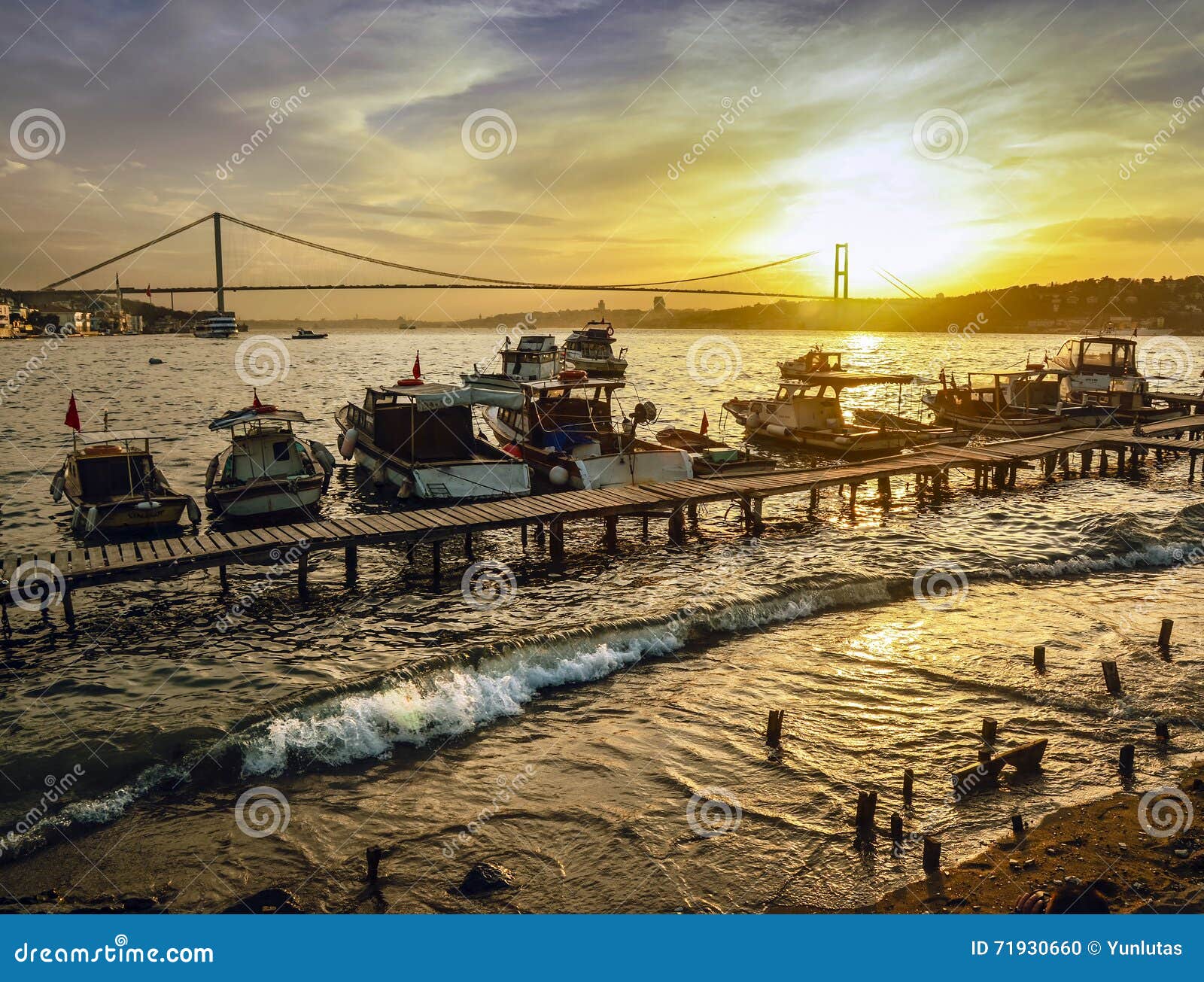 Istanbul Bosphorus Sunset Coast Editorial Image - Image of cloud ...