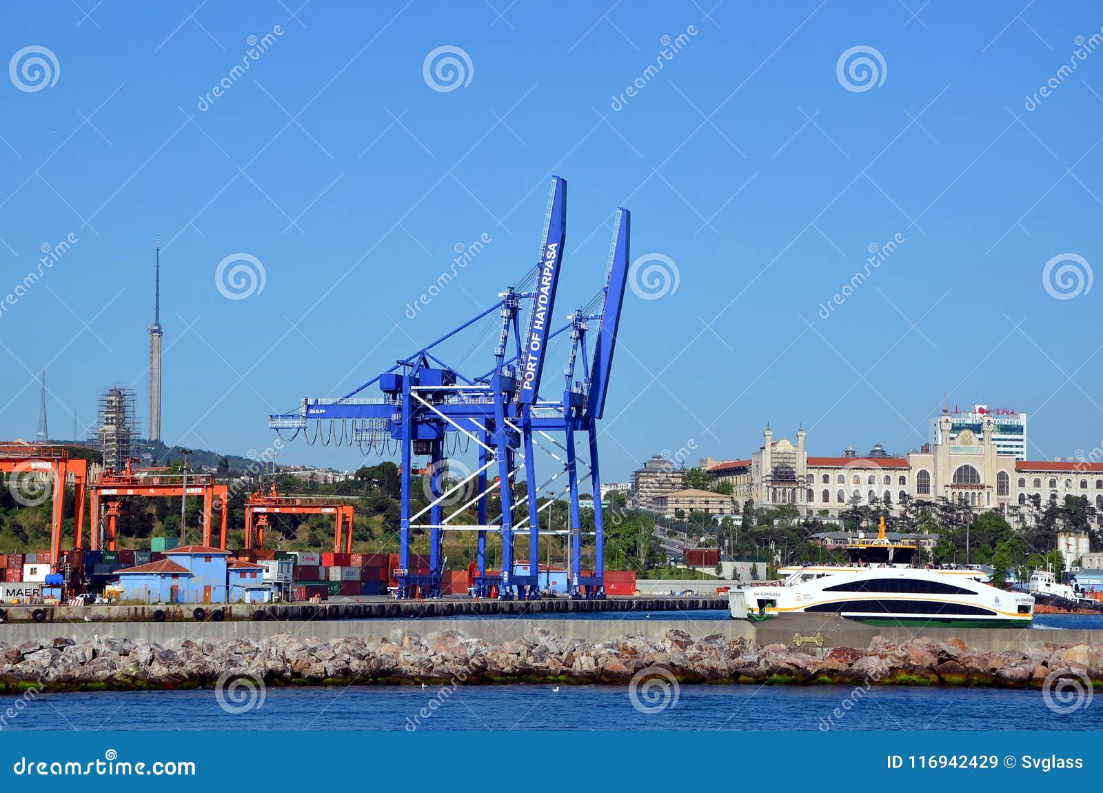 Istanbul cargo port editorial stock image. Image of shipping - 116942429