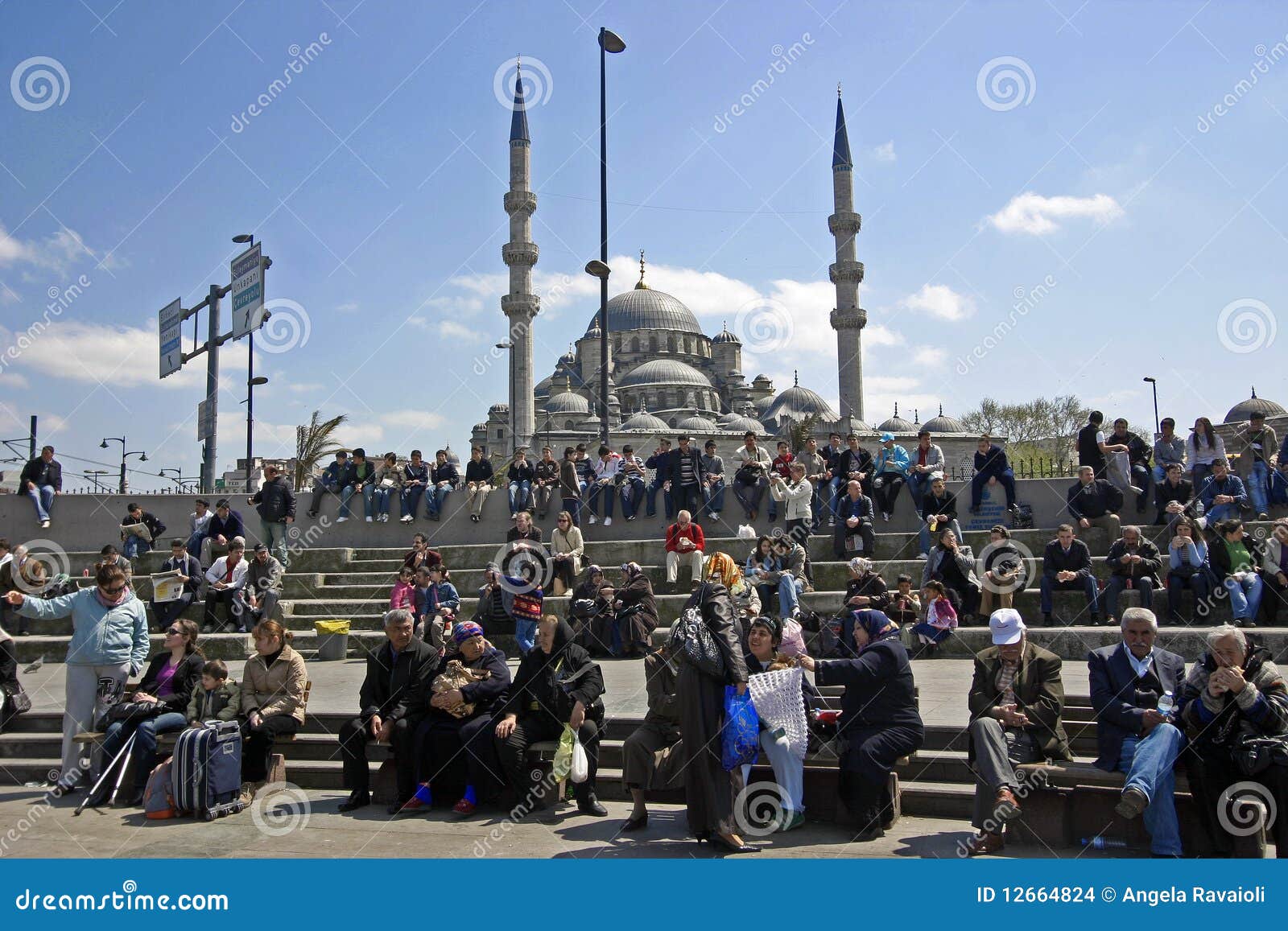 Istanbul and its people editorial stock image. Image of religion - 12664824
