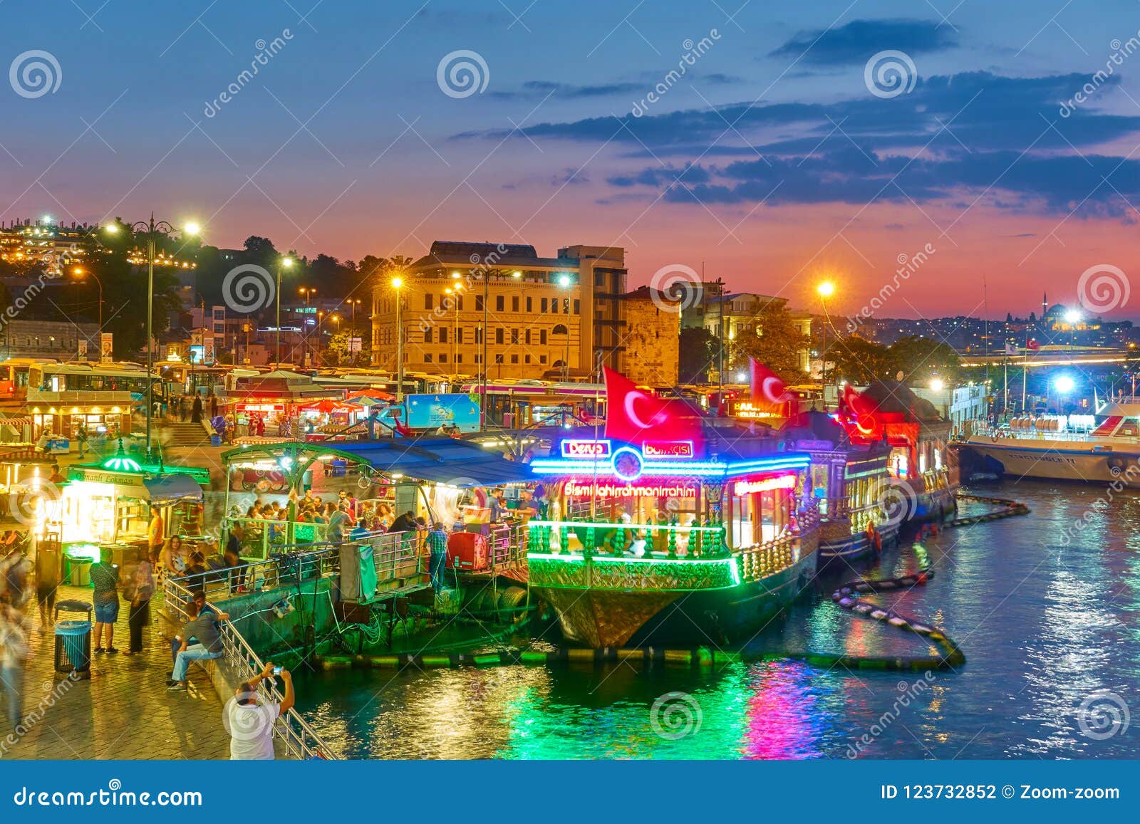 Istanbul at night editorial photography. Image of eninonu - 123732852