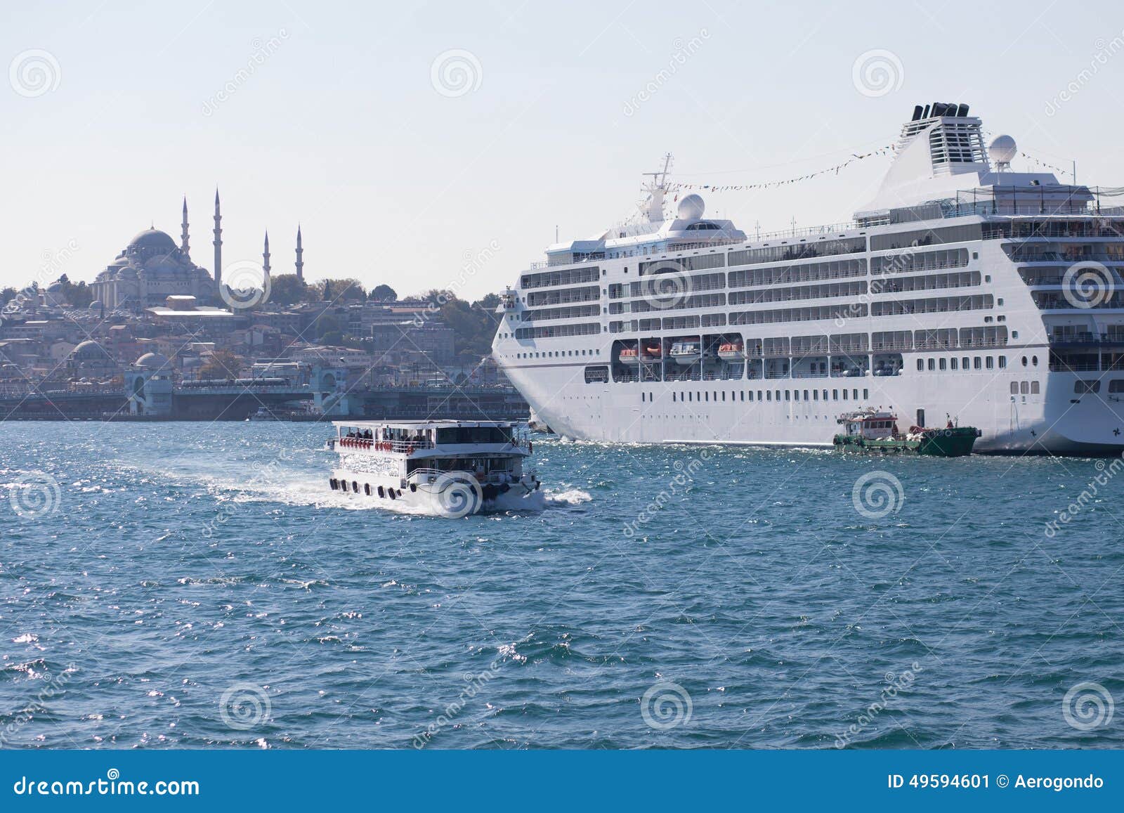 Istanbul Ship Sightseeing Cruises Stock Image - Image of beauty ...