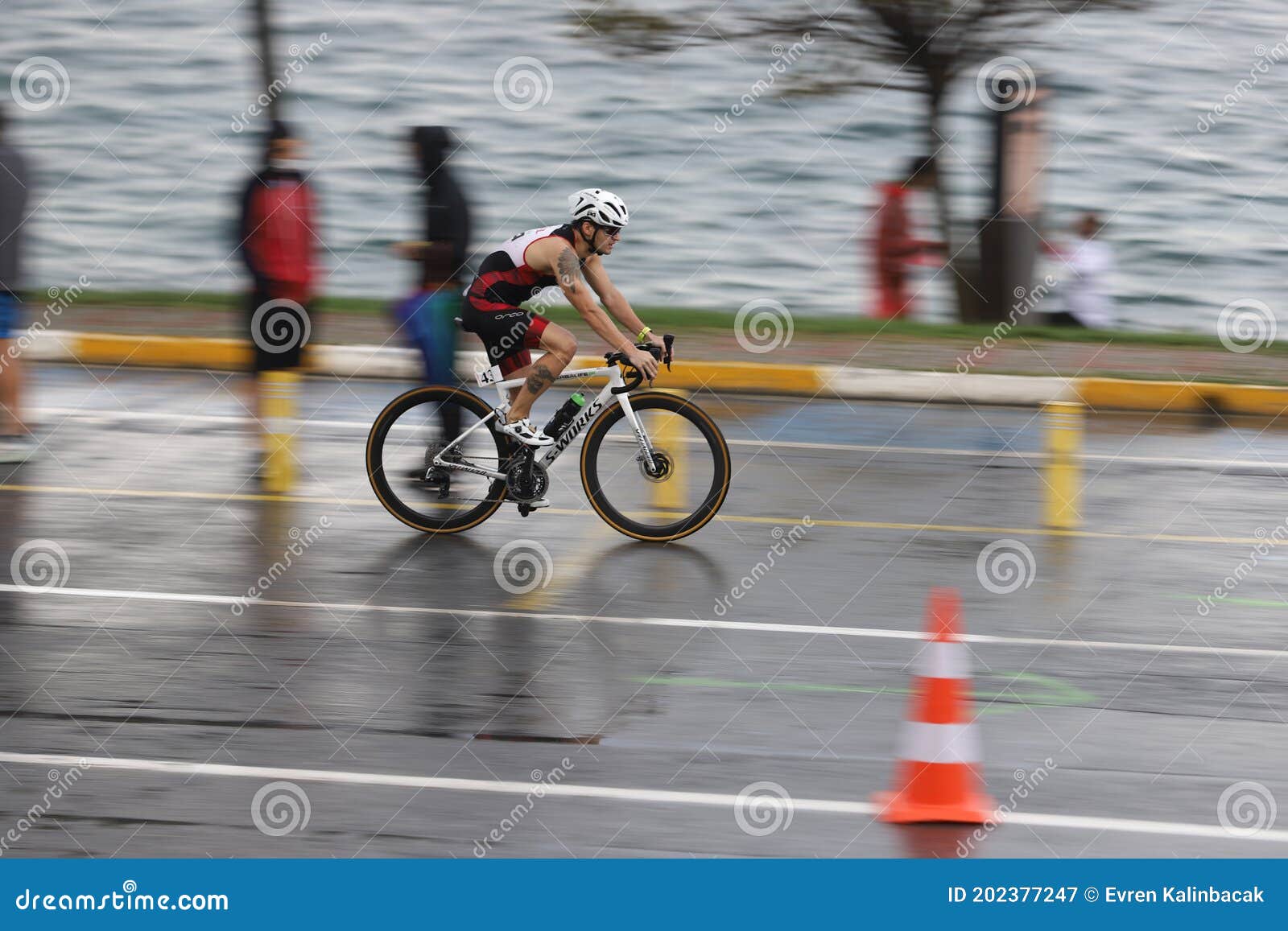 Istanbul Sprint Triathlon editorial photography. Image of sport - 202377247