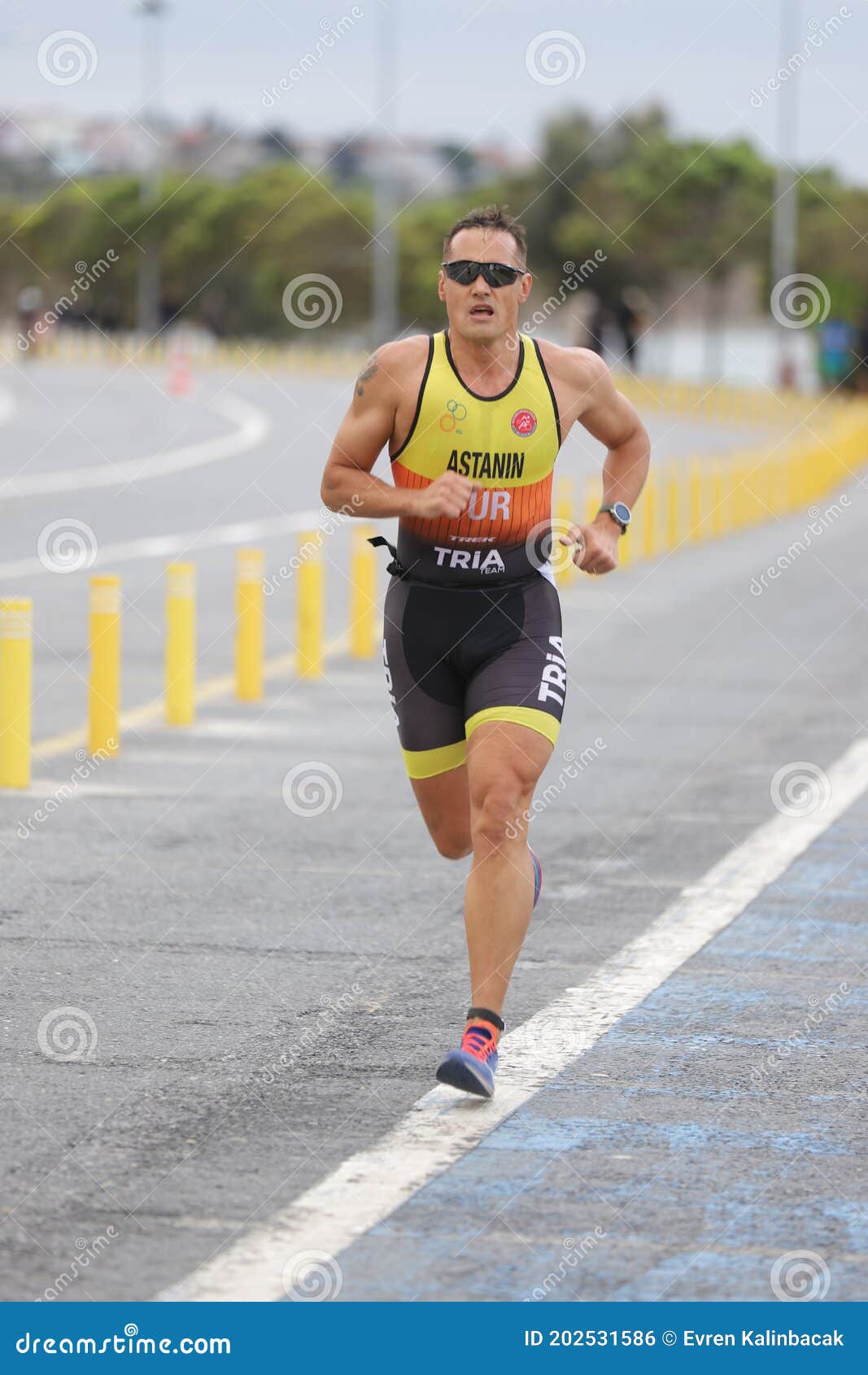 Istanbul Sprint Triathlon editorial photo. Image of ironman - 202531586