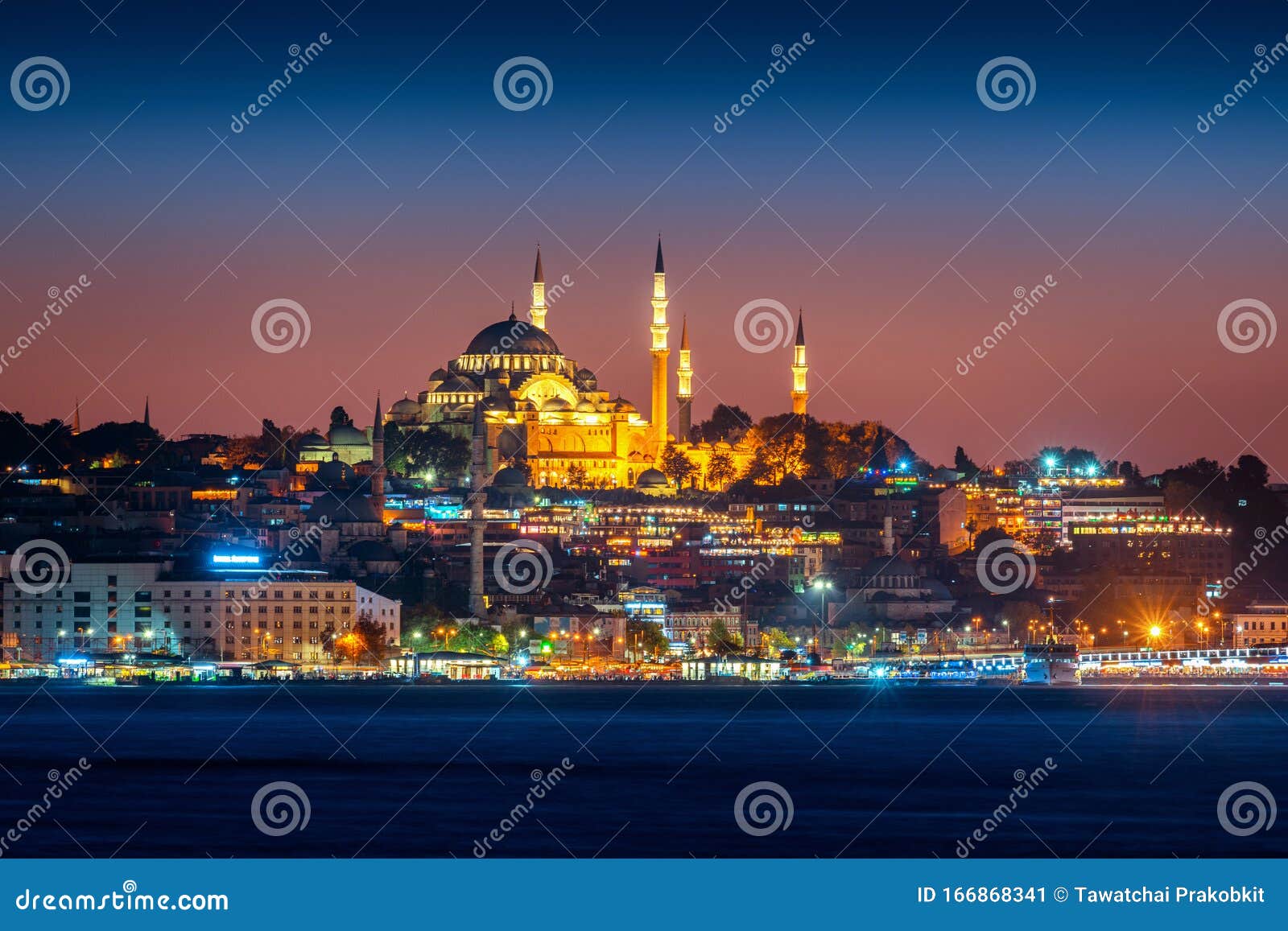 Istanbul-stad En Moskee 's Nachts in Turkije Stock Afbeelding - Image ...