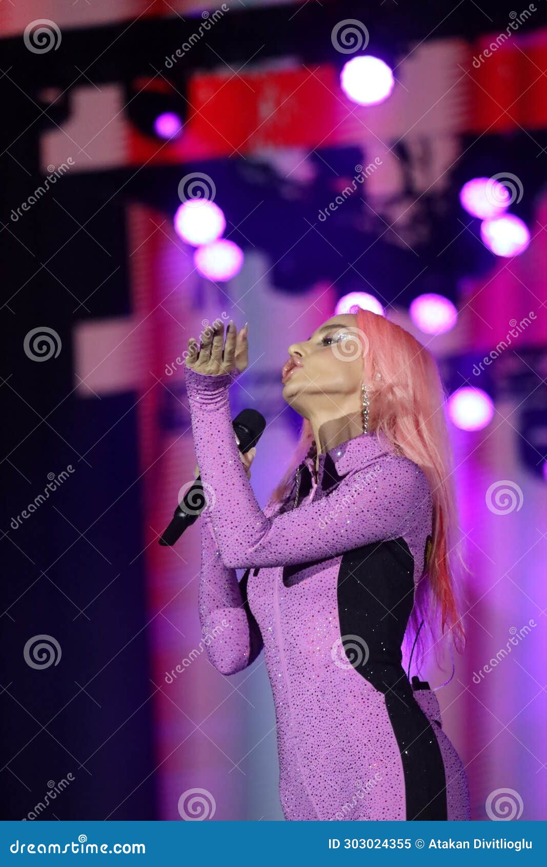 30-08-2023 Istanbul-Turkey: Gülsen Concert at Yenikapi Event Editorial ...