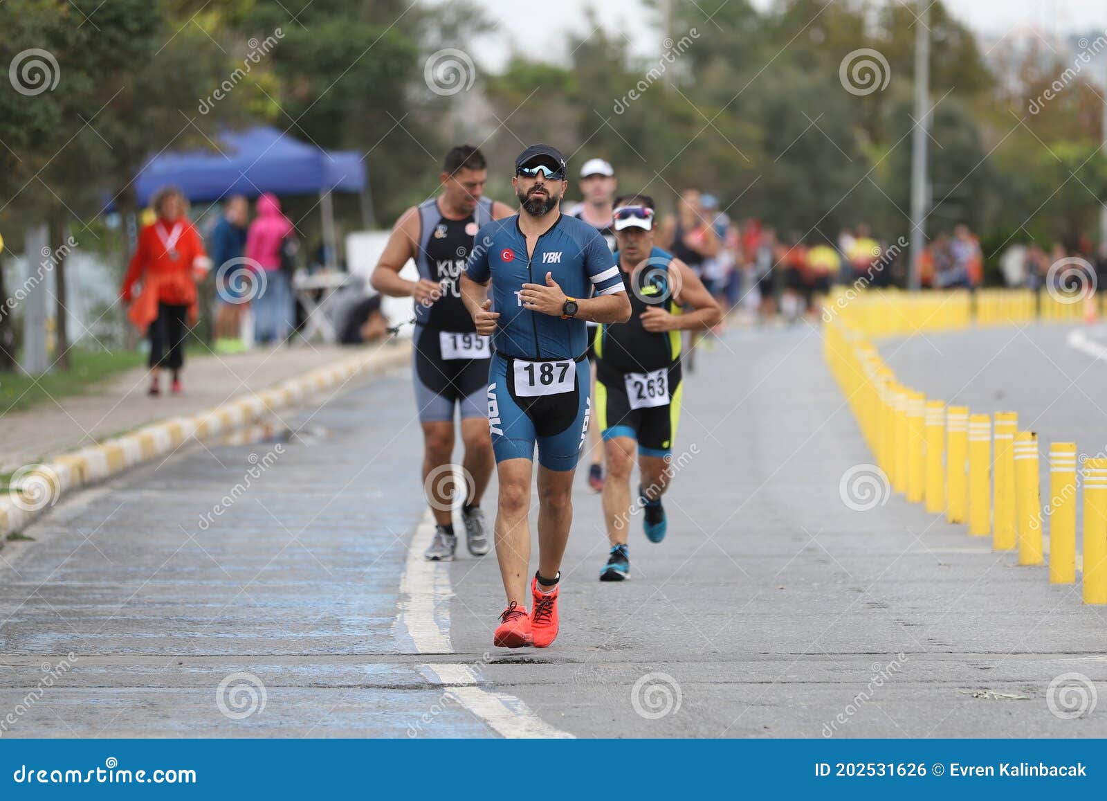 Istanbul Sprint Triathlon editorial photo. Image of runner - 202531626
