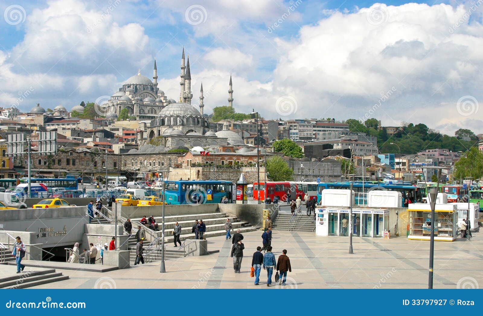 Istanbul, Turkey editorial photography. Image of people - 33797927