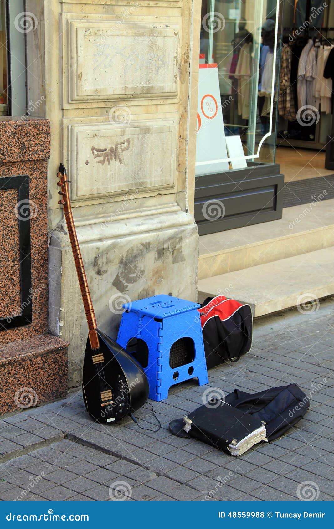 istiklal street musical instruments Coloso