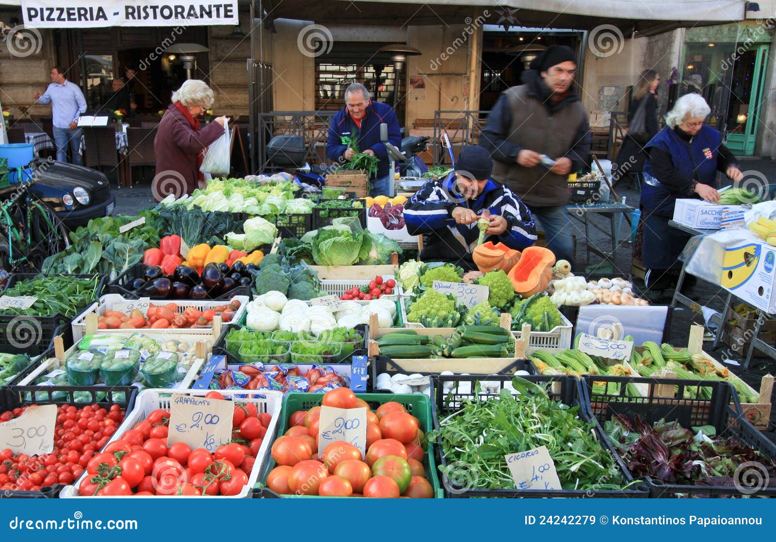 Italiaanse markt redactionele stock afbeelding. Image of italië - 24242279