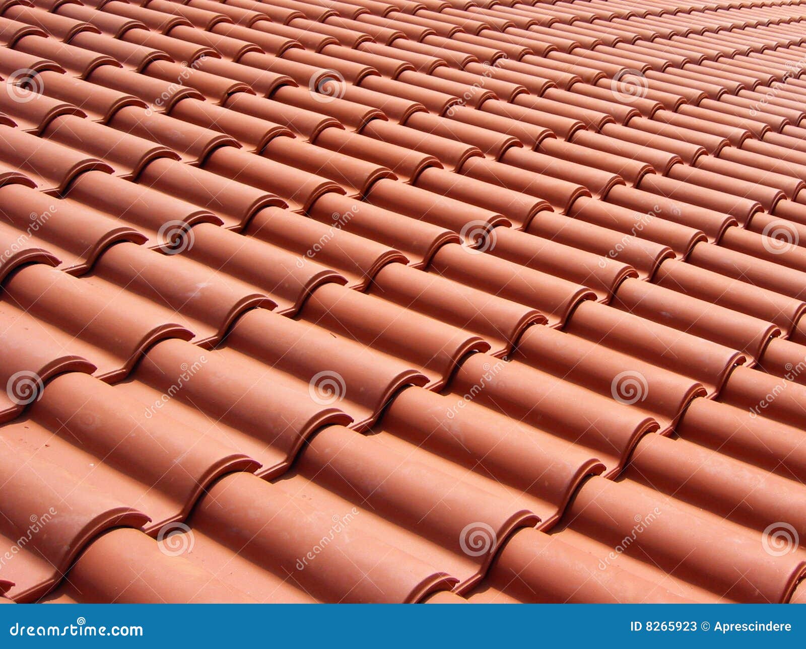 Italiaanse rode daktegels stock afbeelding. Image of industrieel - 8265923
