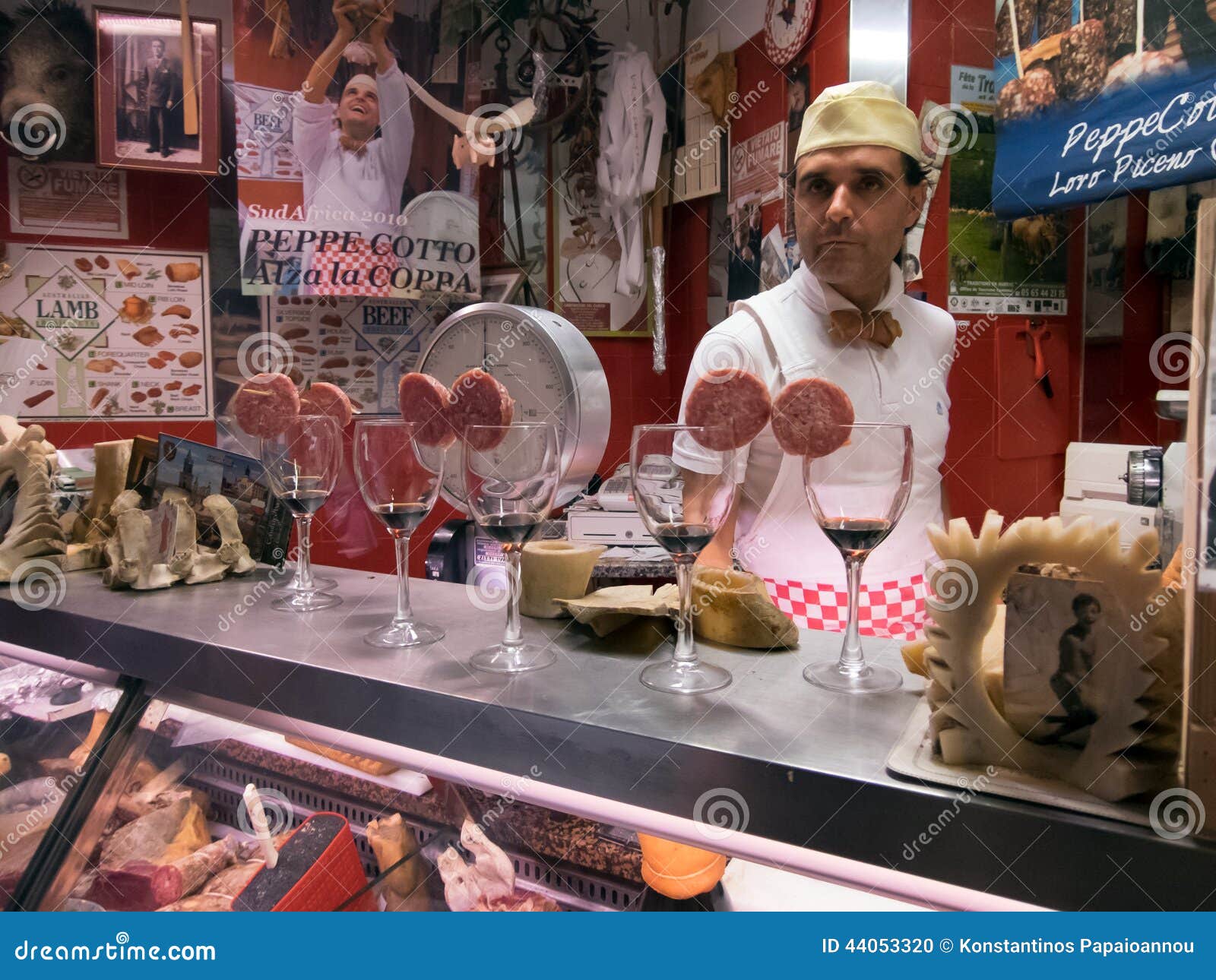 Italiaanse slager redactionele afbeelding. Image of zaken - 44053320
