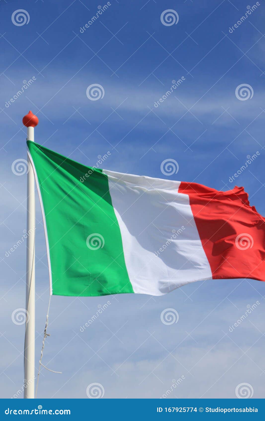 Italiaanse vlag stock foto. Image of groen, wind, europa - 167925774