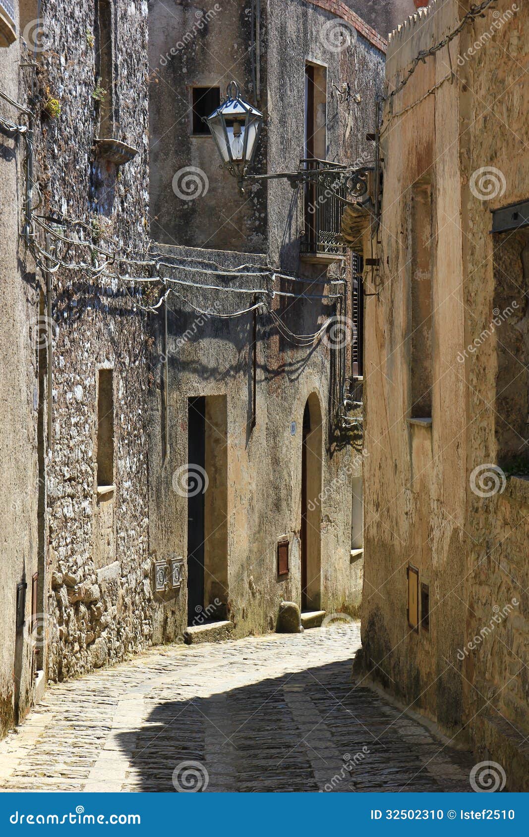 Italian alley stock photo. Image of medioeval, wall, street - 32502310
