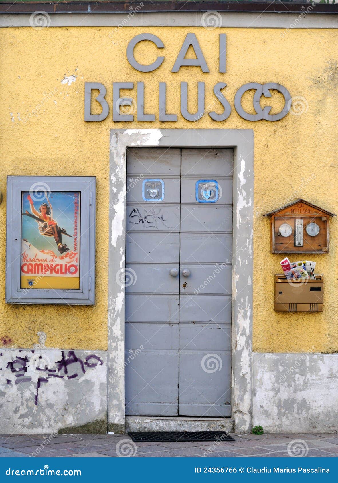 Italian alpine club editorial photo. Image of climbing - 24356766