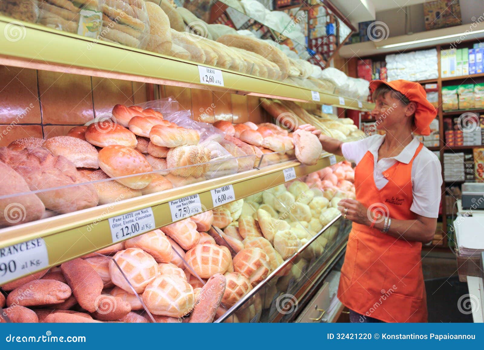 Italian bakery shop editorial image. Image of shop, cook - 32421220