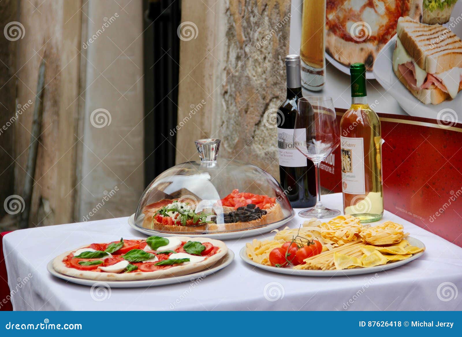 Italian cuisine editorial stock photo. Image of dinning - 87626418