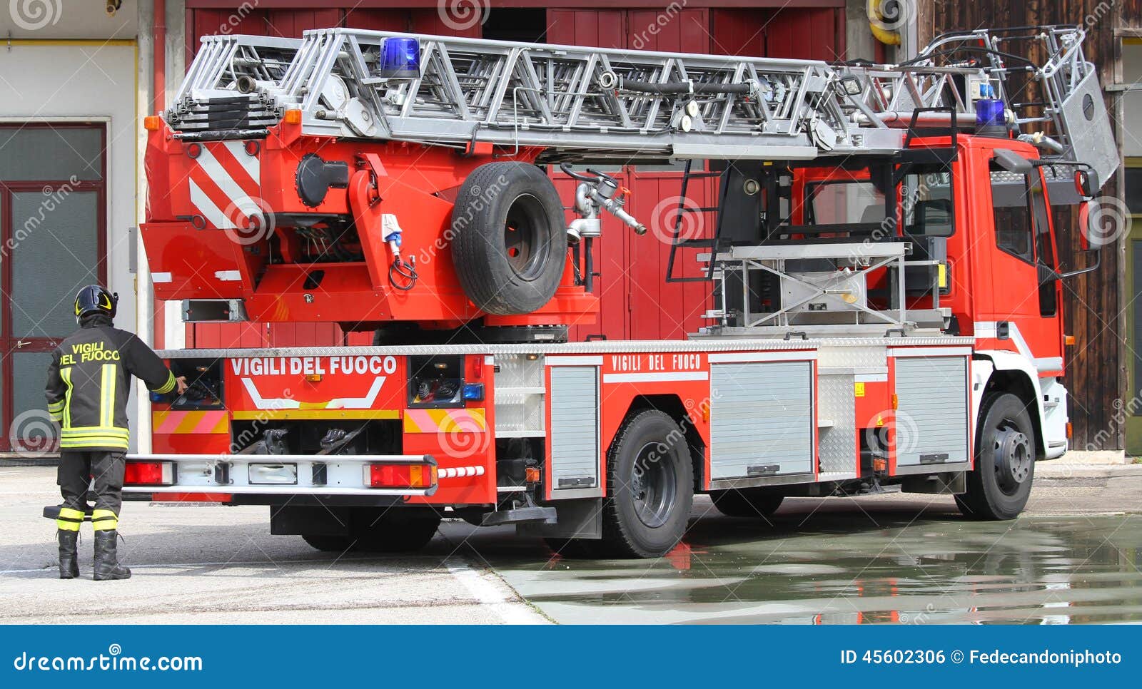 Italian Firefighter during an Emergency Editorial Photo - Image of ...