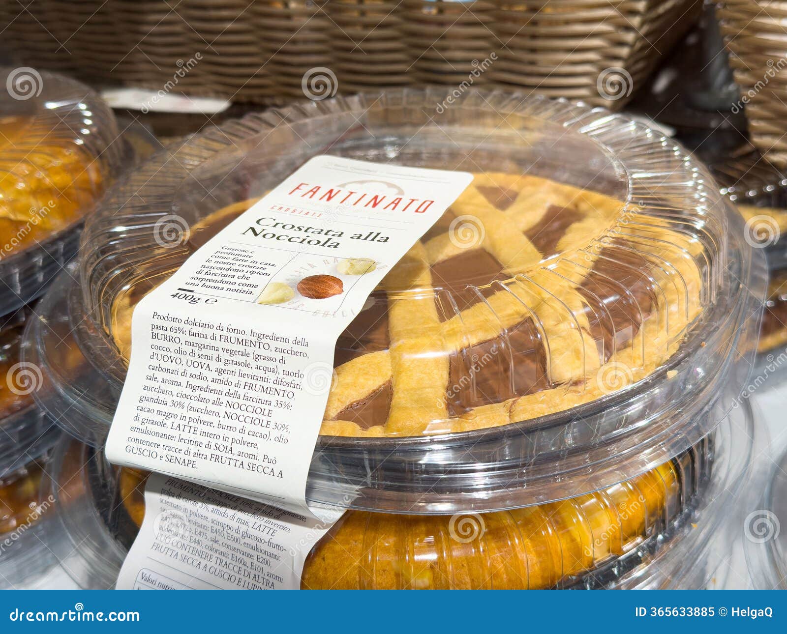 Italian Hazelnut Gelato, Floating Ice Cream Gelato Alla Nocciola ...