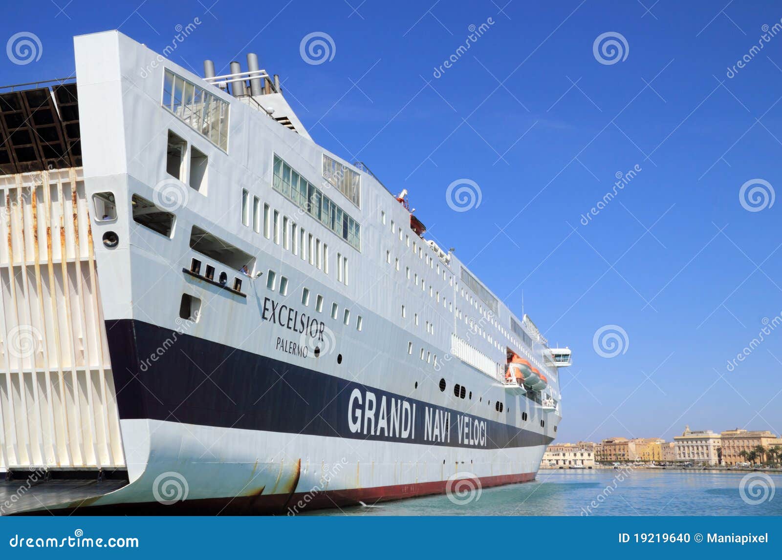 Italian liner Excelsior editorial image. Image of luxurious - 19219640