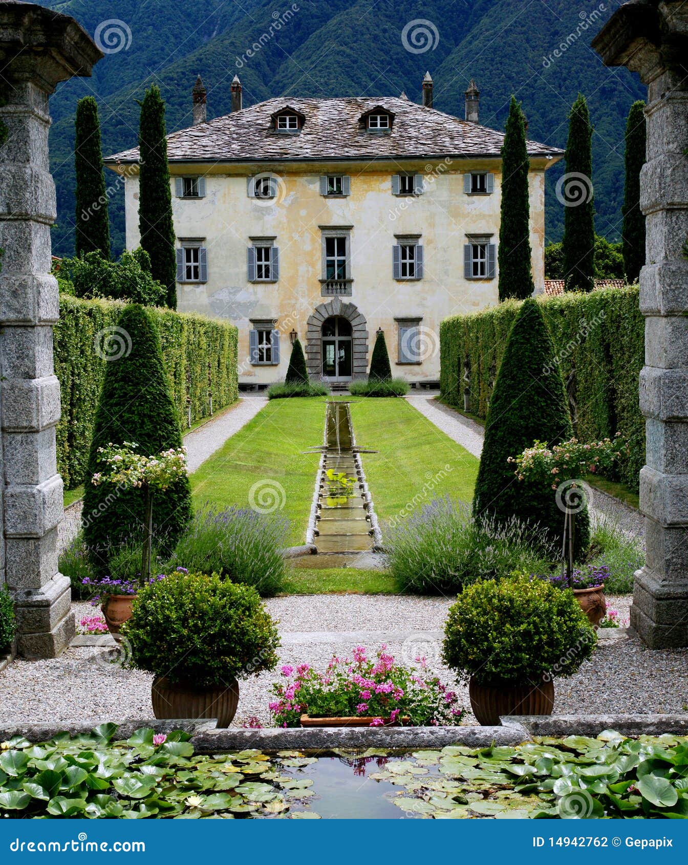 Italian Mansion stock photo. Image of mountains, italian - 14942762