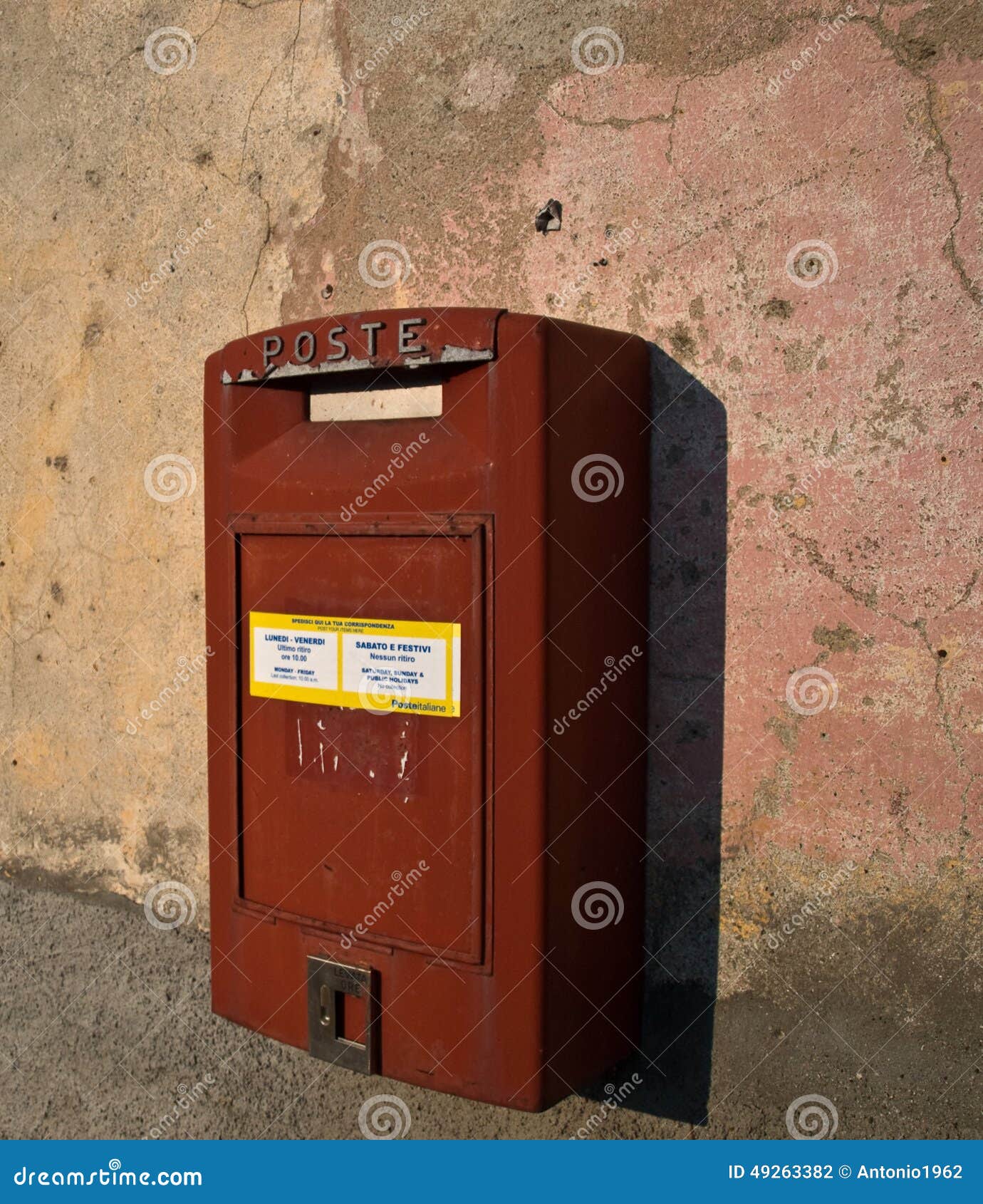 Italian old mailbox editorial photography. Image of postal - 49263382