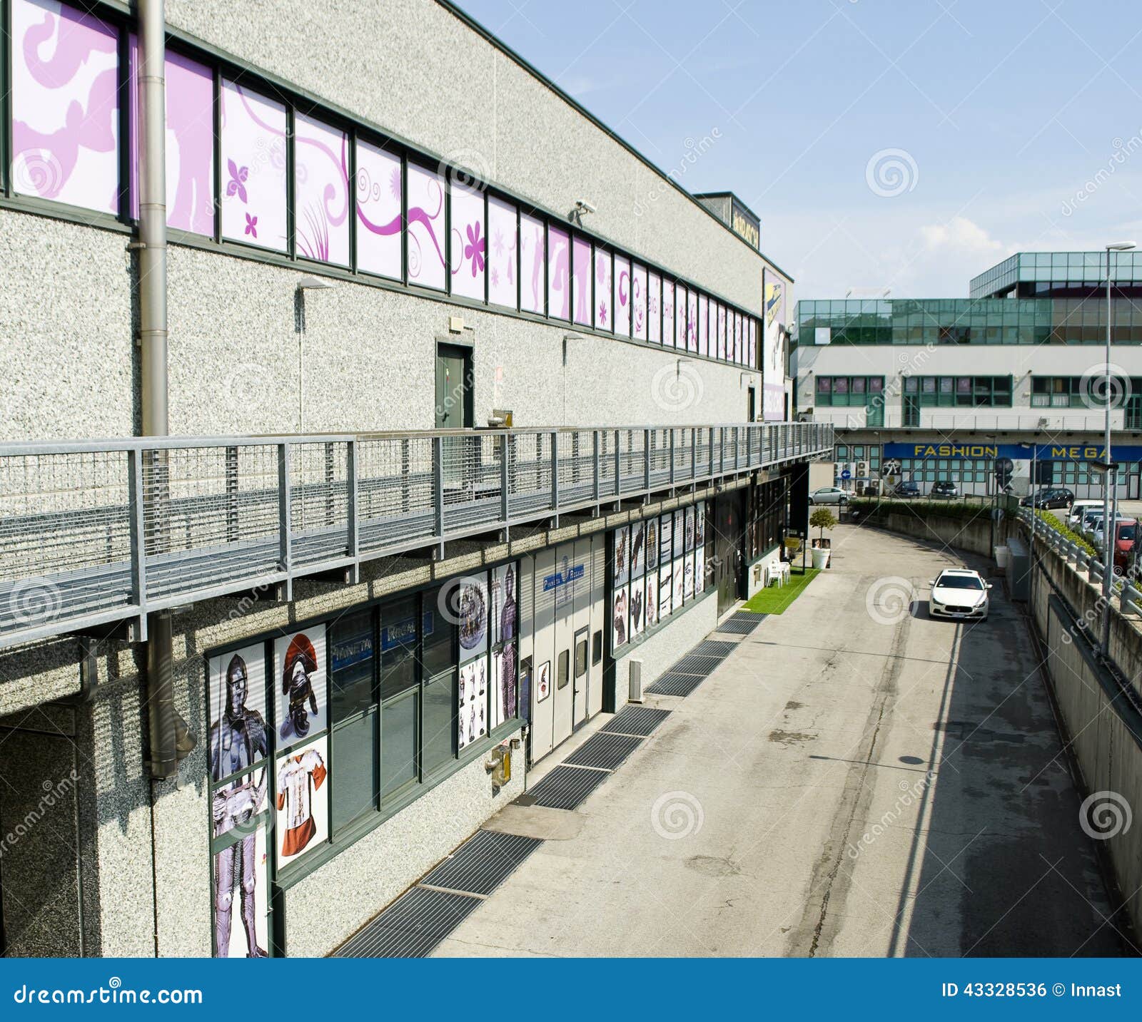 Italian outlet editorial photo. Image of outlet, economic - 43328536