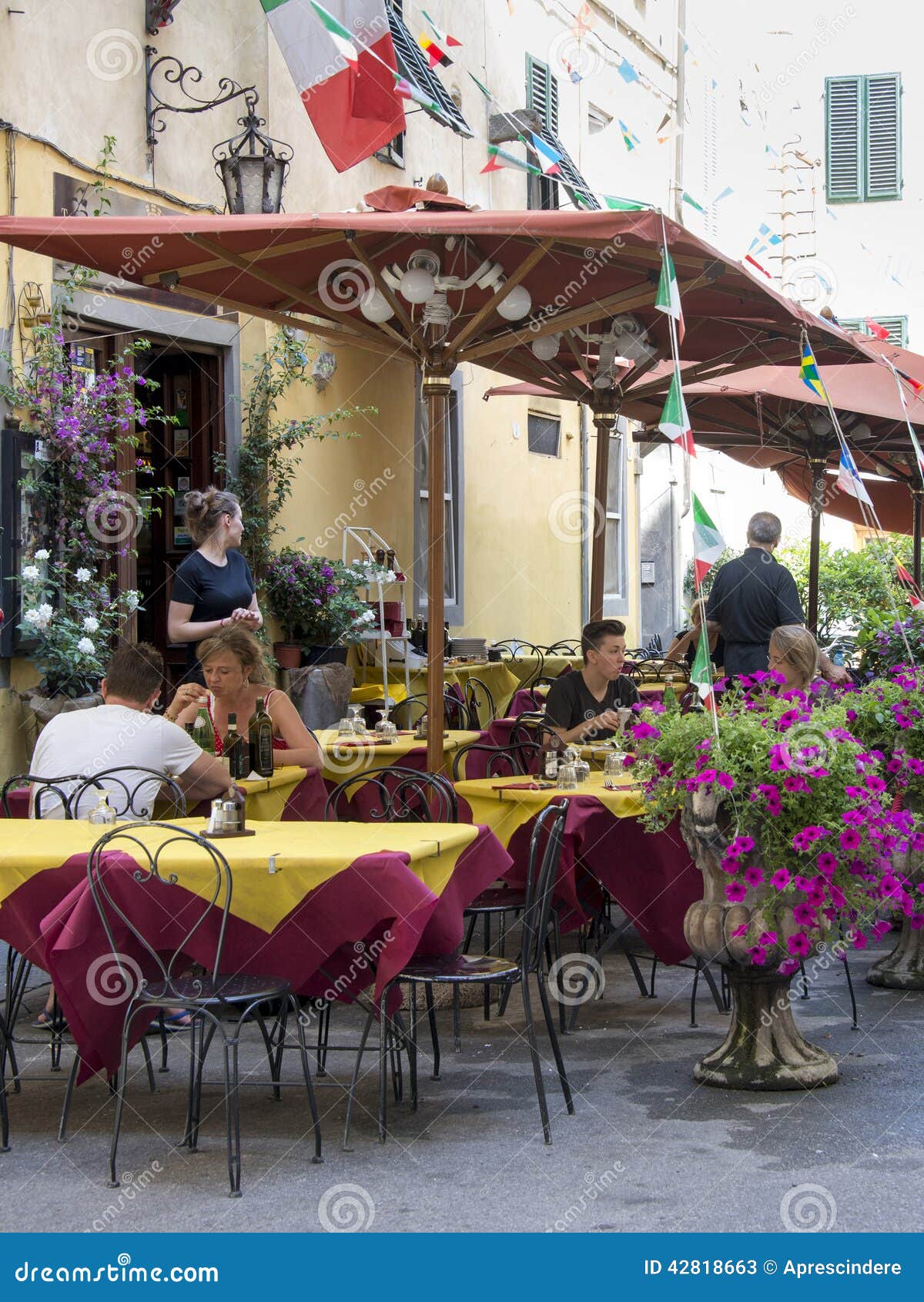 Italian restaurant editorial stock photo. Image of beverage - 42818663