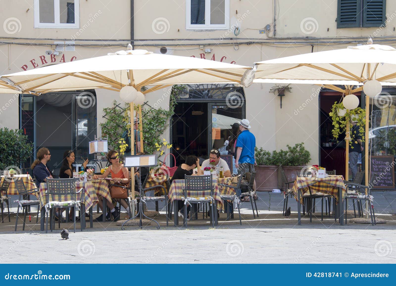 Italian restaurant editorial photo. Image of sunny, tourism - 42818741