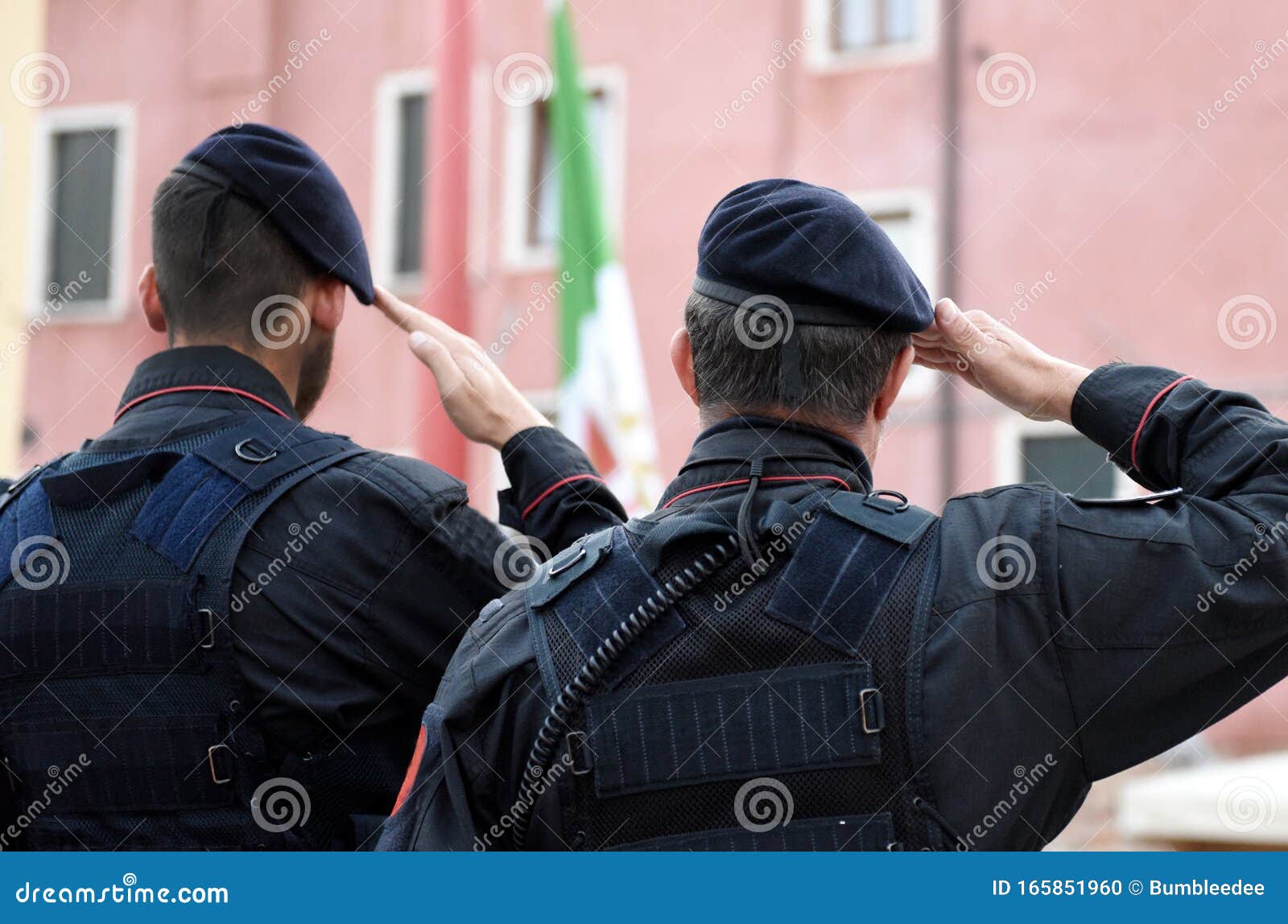 Italian Soldiers Saluting Flag of Italy. Carabinieri Saluting Italian ... Italian Soldiers Saluting Flag of Italy. Carabinieri Saluting Italian ...