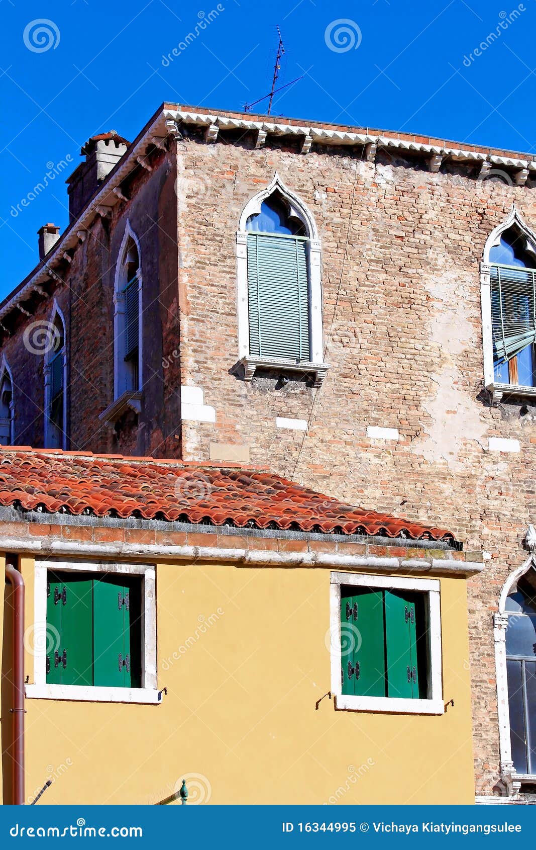 Italian Style Building stock image. Image of large, europe - 16344995