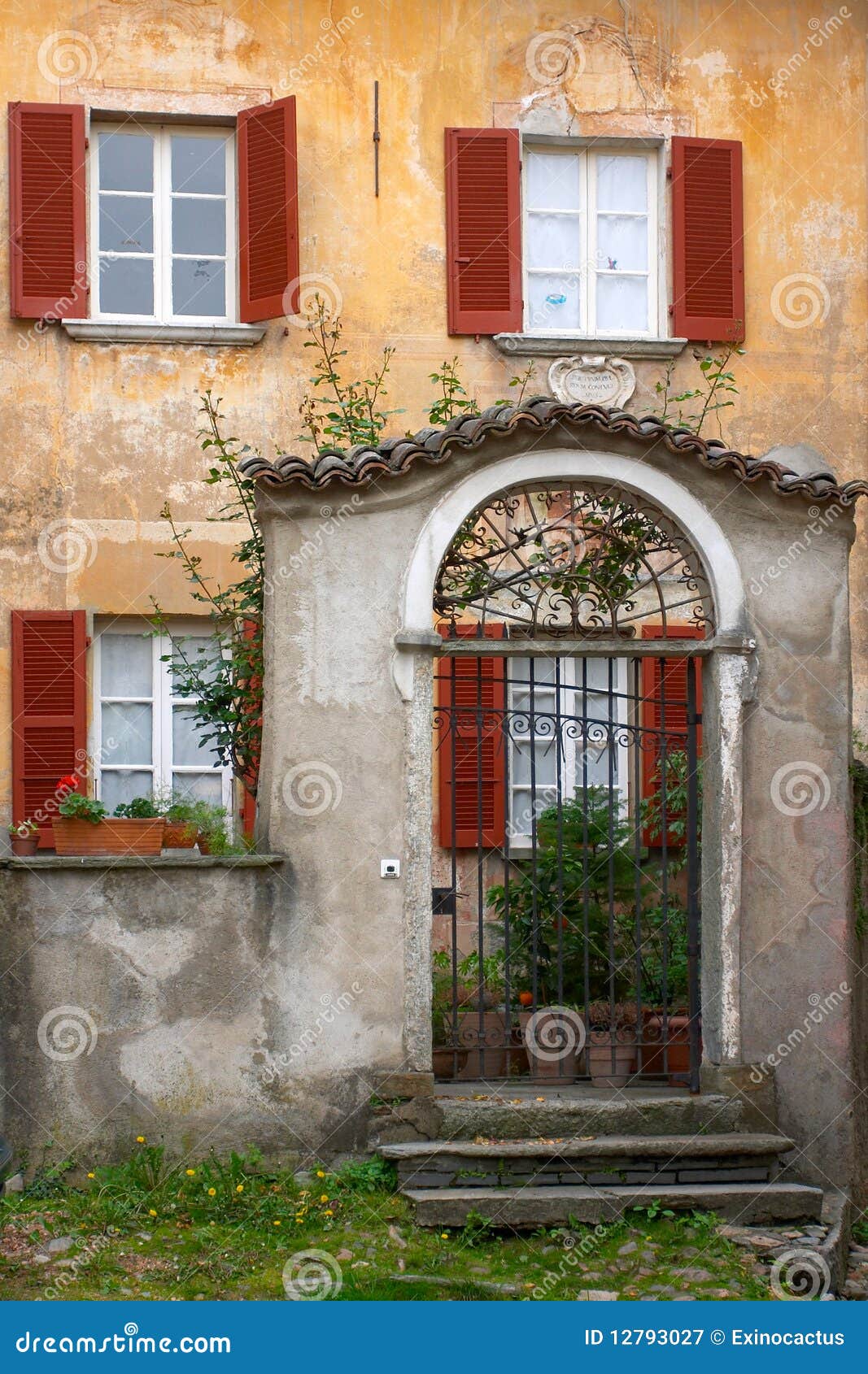Italian style house stock image. Image of jalousie, arch - 12793027