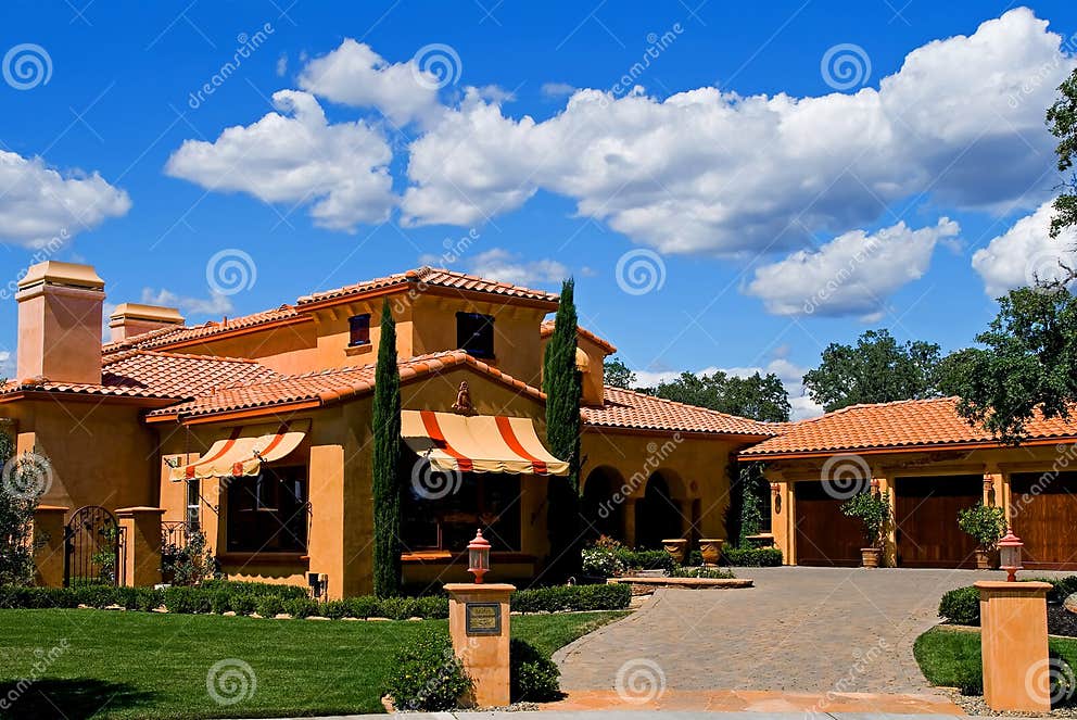 Italian style house stock photo. Image of architecture - 4293248