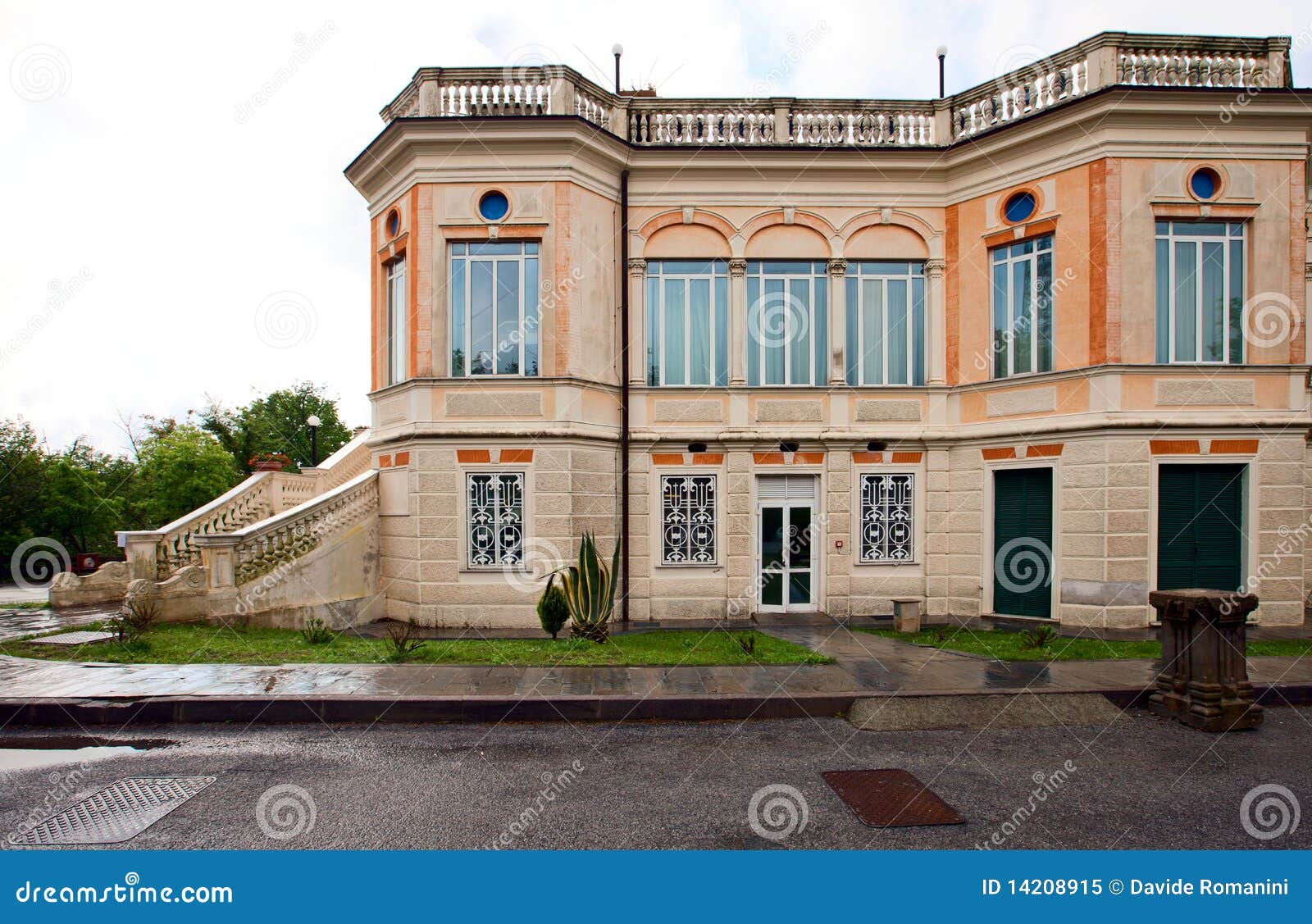 Italian villa old style stock image. Image of storm, modern - 14208915