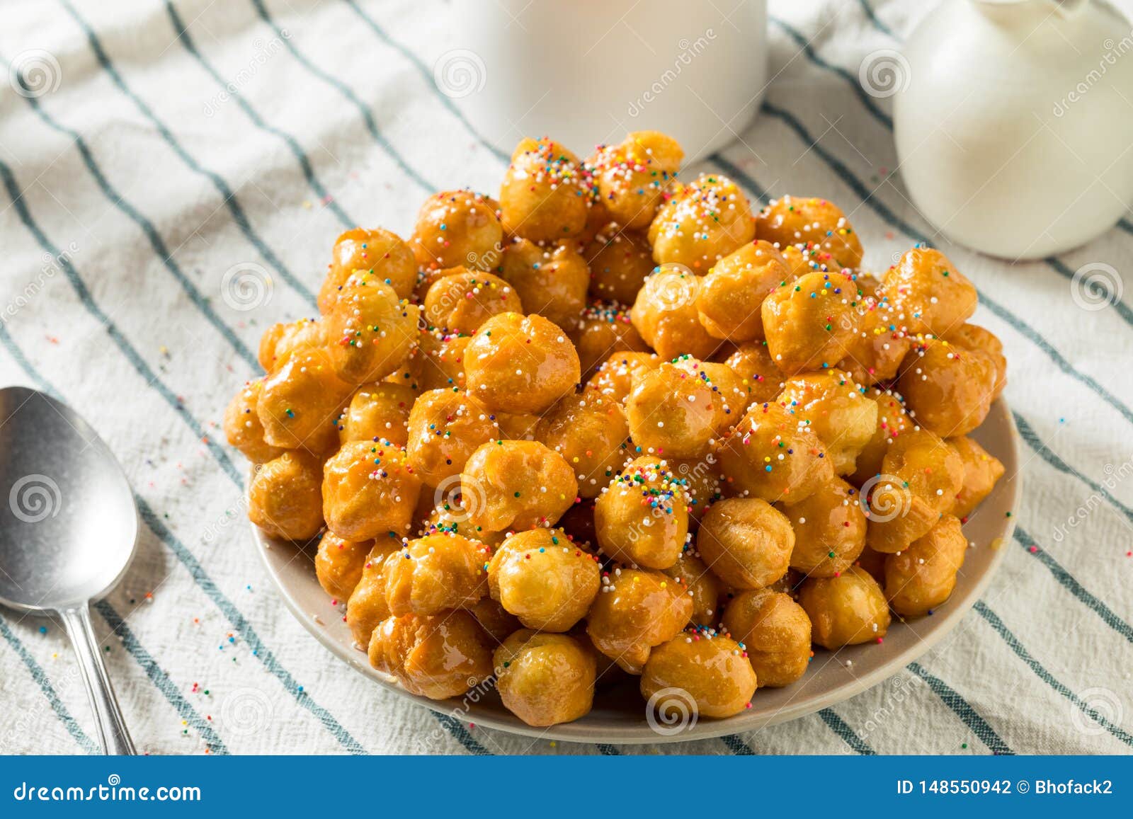 Italiano Doce Caseiro Struffoli Foto de Stock - Imagem de esferas ...