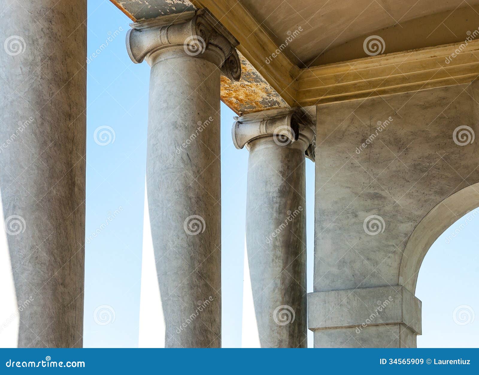 Italienska kolonner fotografering för bildbyråer. Bild av kolonn - 34565909
