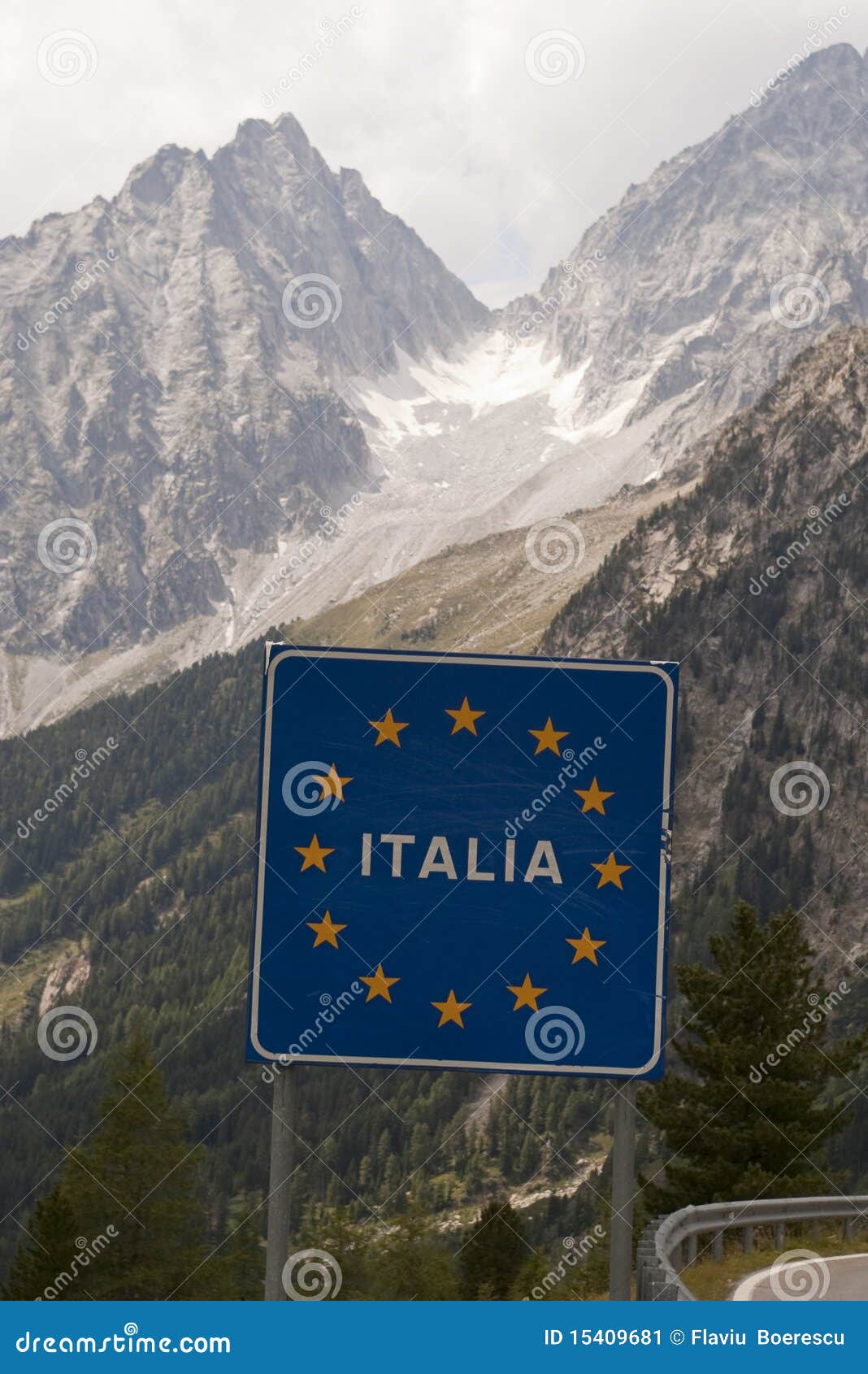 Italy border sign stock image. Image of europe, tourism - 15409681