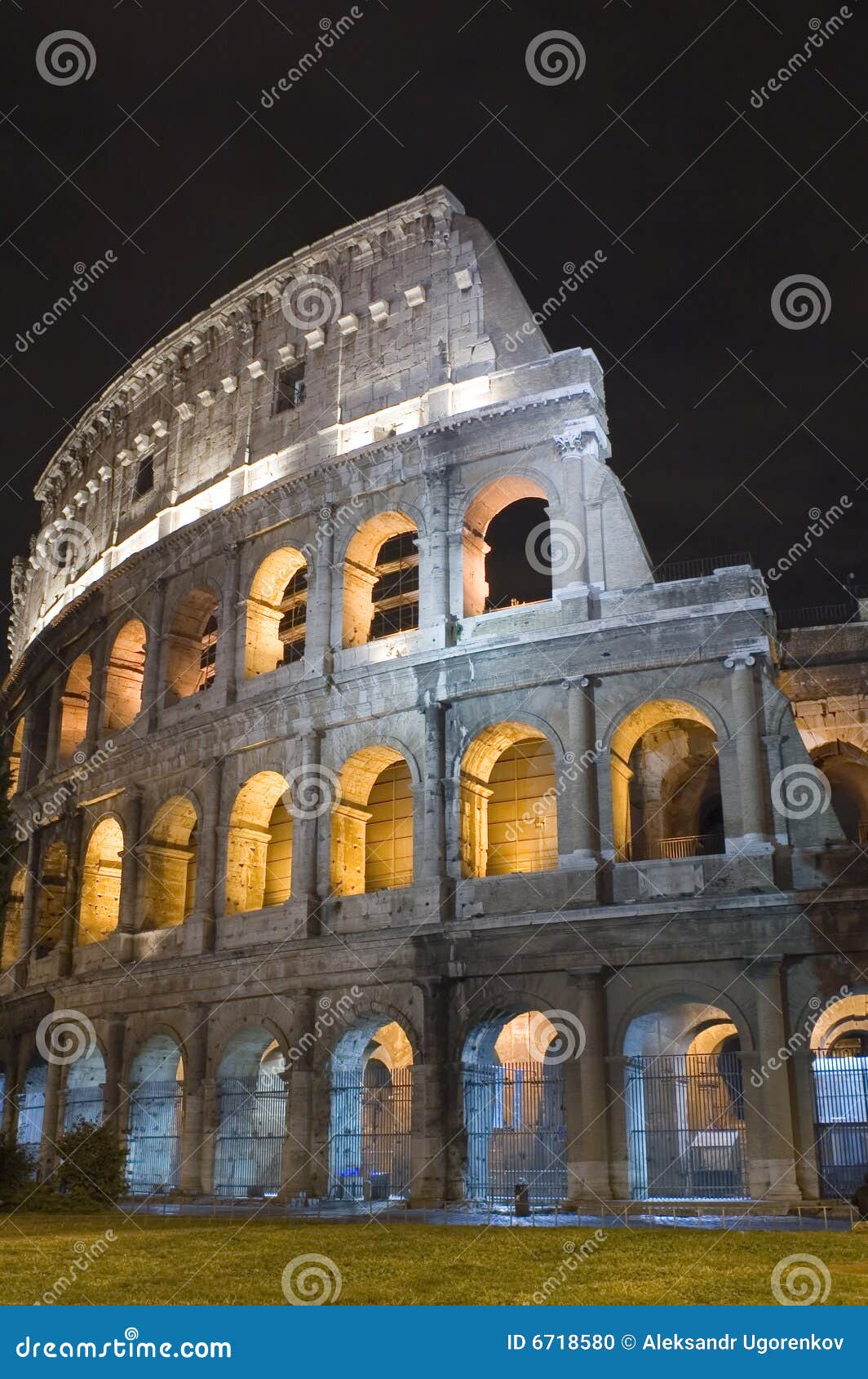 Italy Coliseum in the Night Stock Photo - Image of history, famous: 6718580