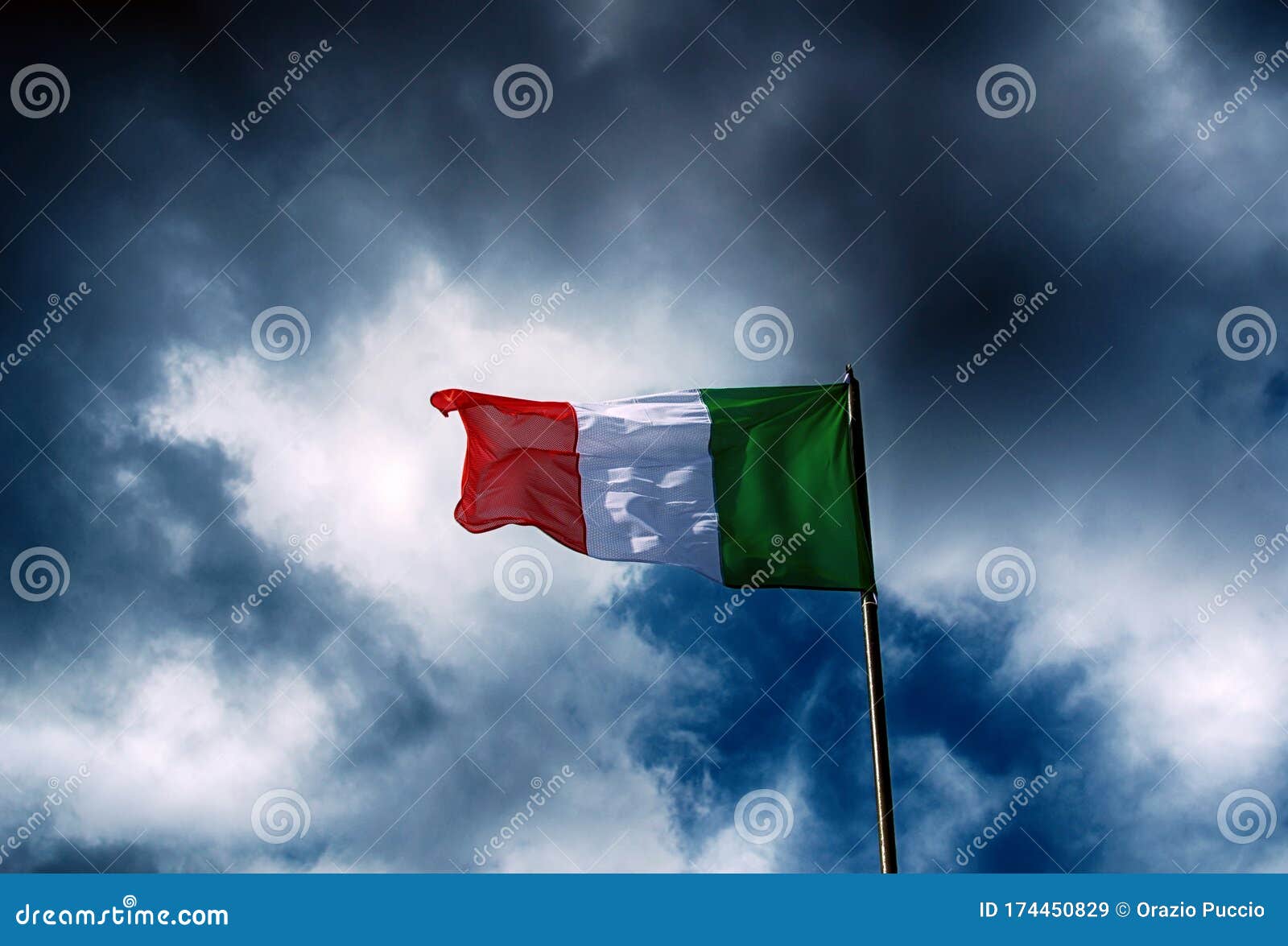 Italy Flag and Dramatic Clouds Stock Image - Image of green, background ...