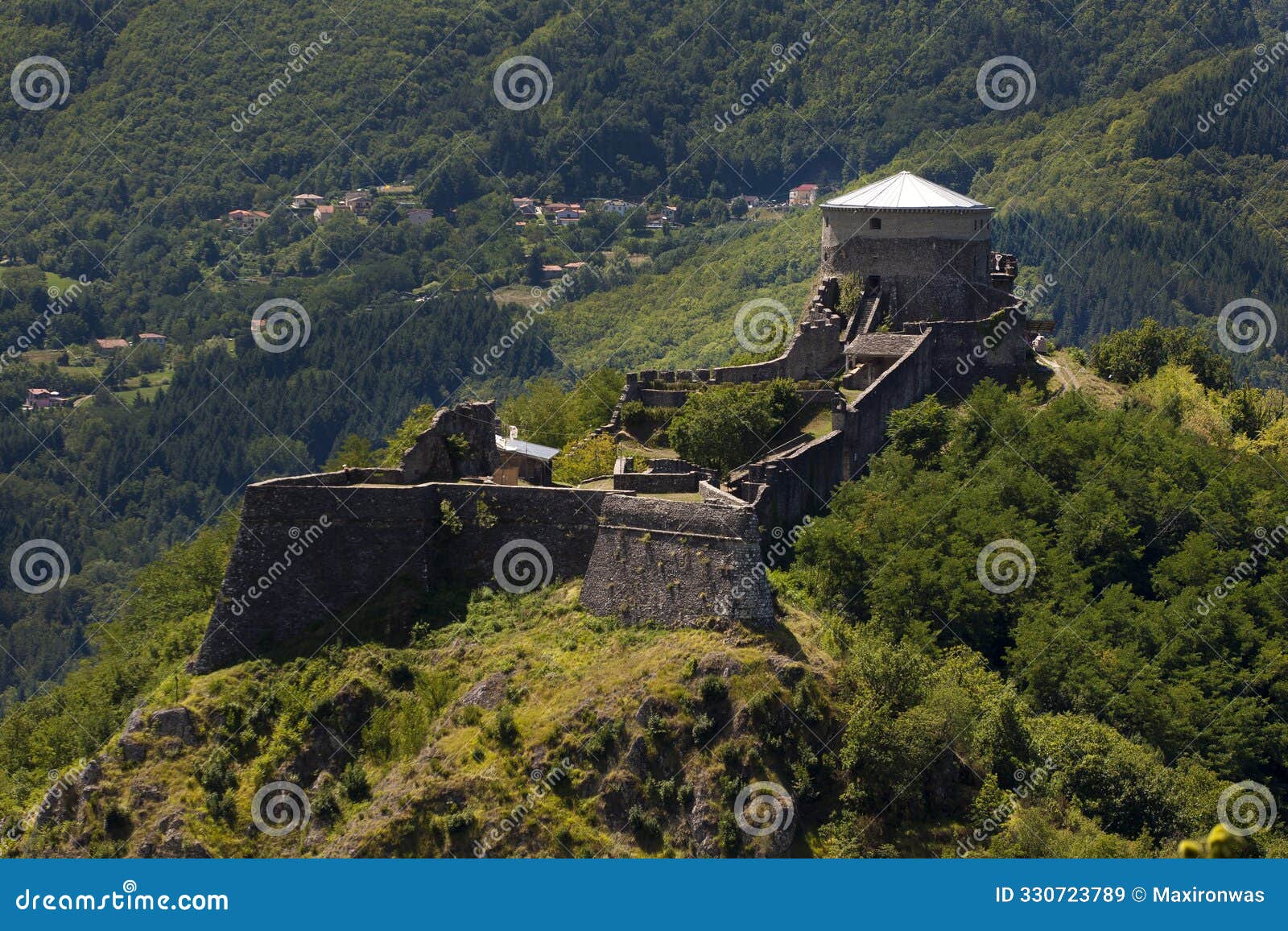 Italy - Tuscany - the Castle of Verrucole Stock Image - Image of ...