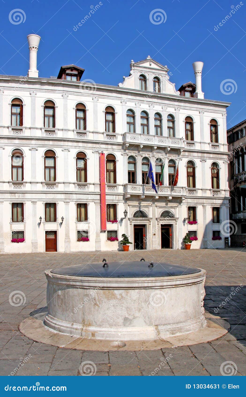 Italy. Venetian well stock image. Image of city, landmark - 13034631