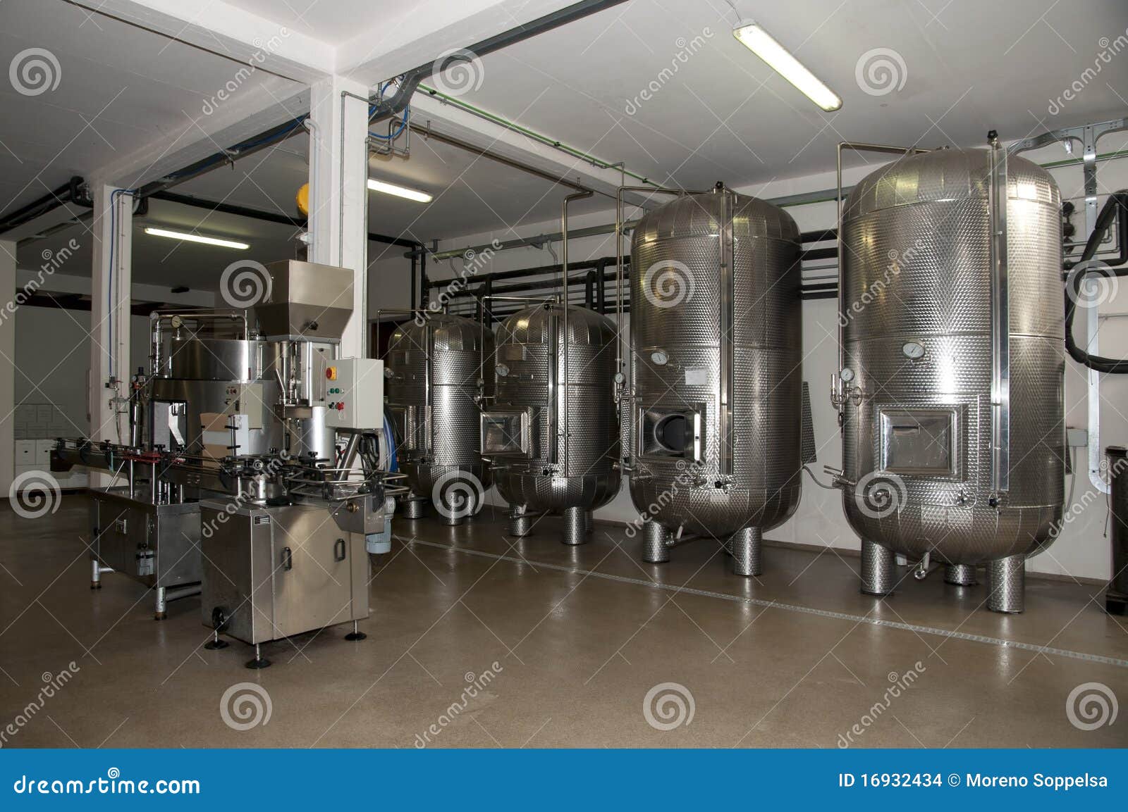 Italy: Winemaking (Chianti) Stock Photo - Image of barolo, equipment ...