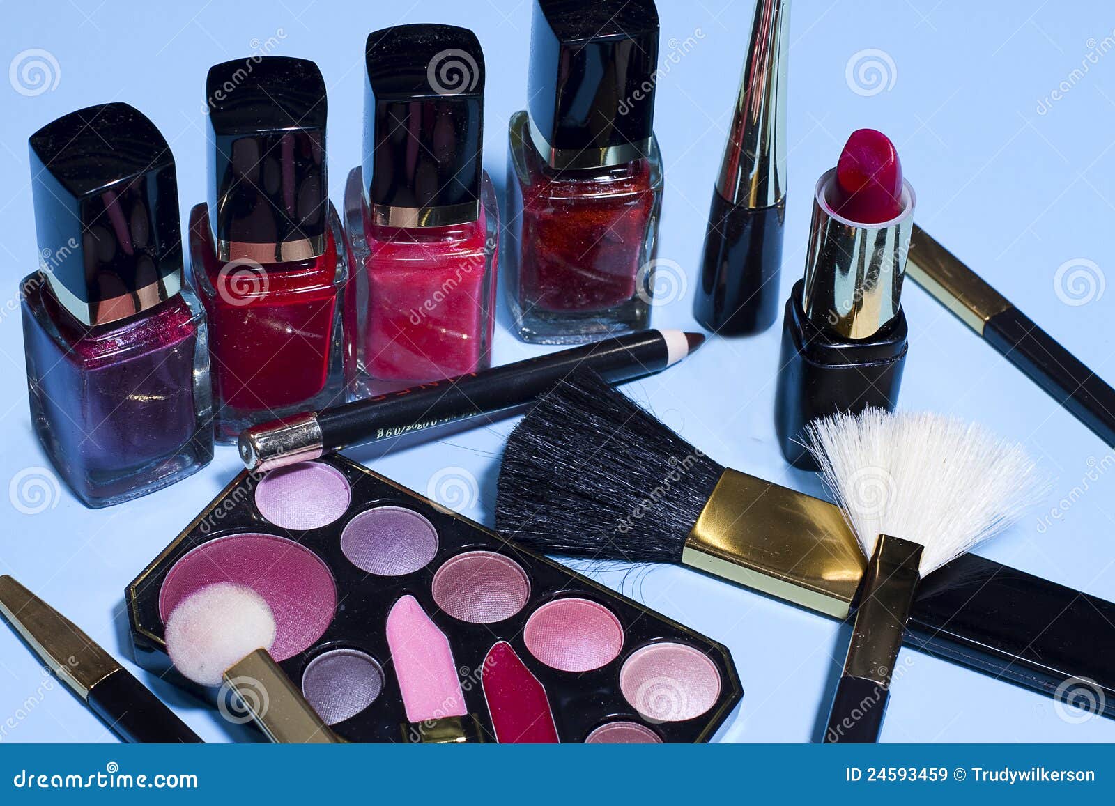 Items Clasificados Del Maquillaje Imagen de archivo - Imagen de azul ...