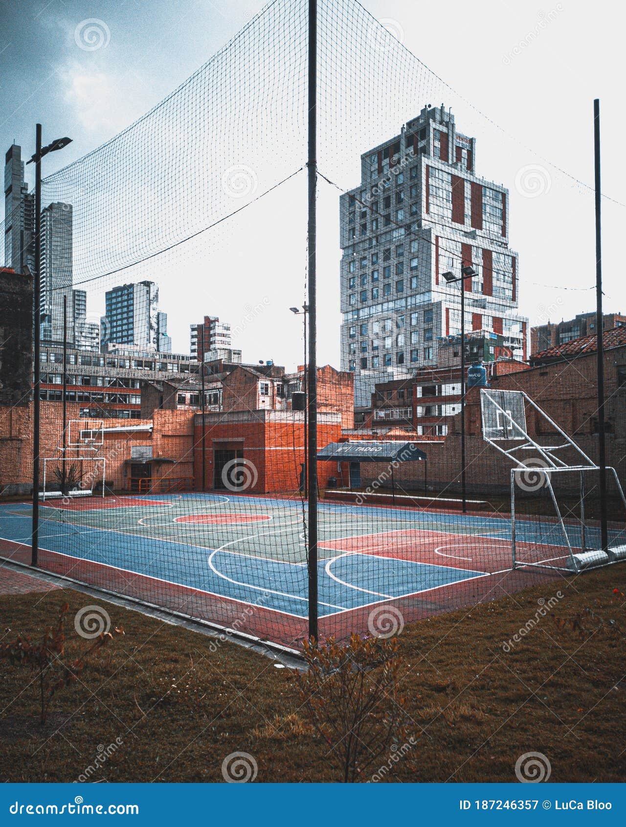 Its a good park editorial photography. Image of arena - 187246357