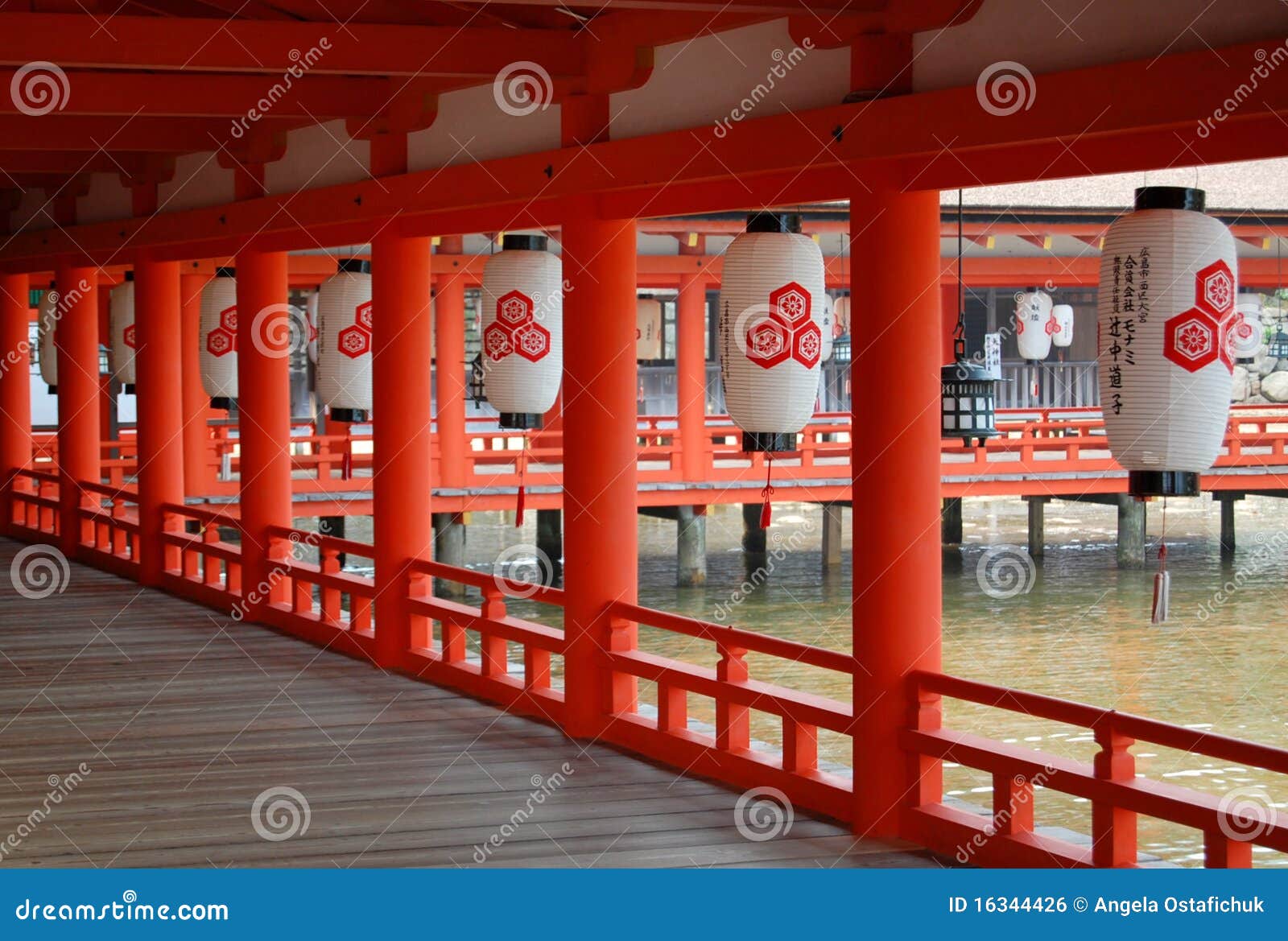Itsukushima Shrine editorial photo. Image of miiyajima - 16344426