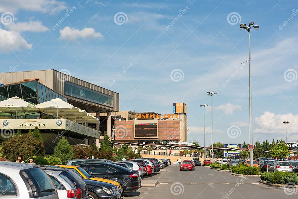 Iulius Shopping Mall Timisoara Image stock éditorial - Image du ...