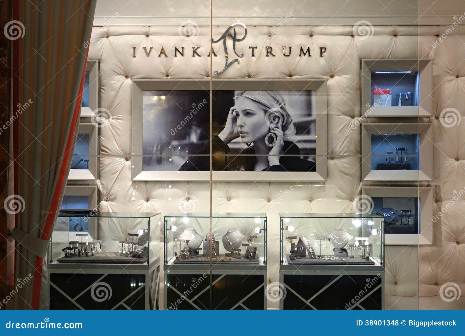Ivanka Trump Store photo stock éditorial. Image du bijou - 38901348